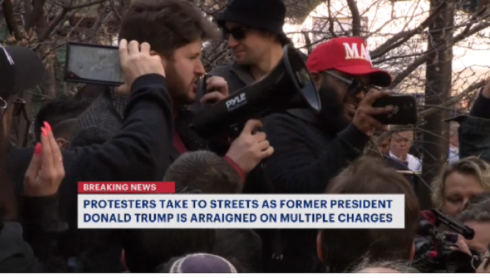 Trump Supporters Detractors Divided By Nypd Outside Manhattan Courthouse