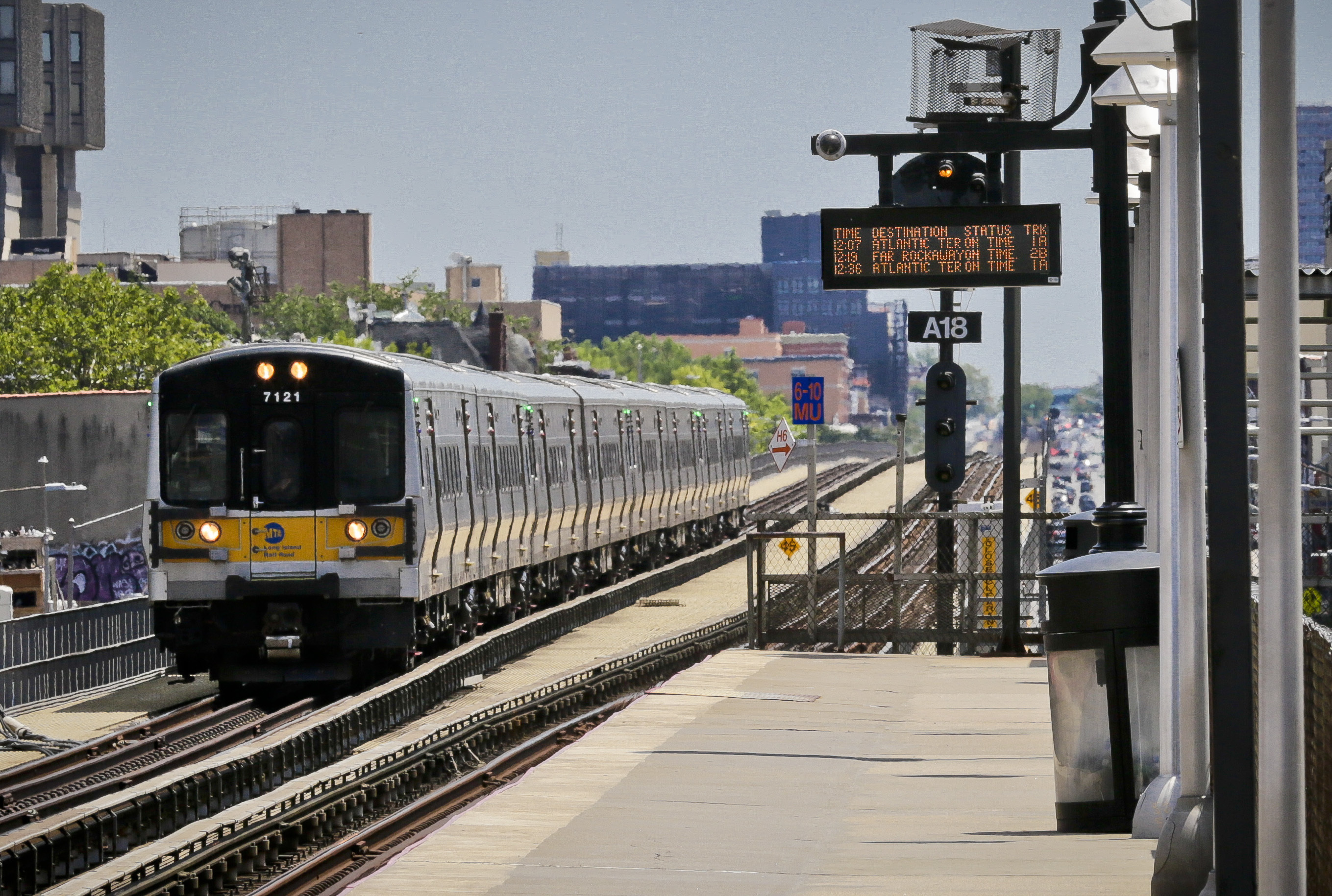 MTA to ban alcohol on LIRR and Metro-North trains and stations for NYE