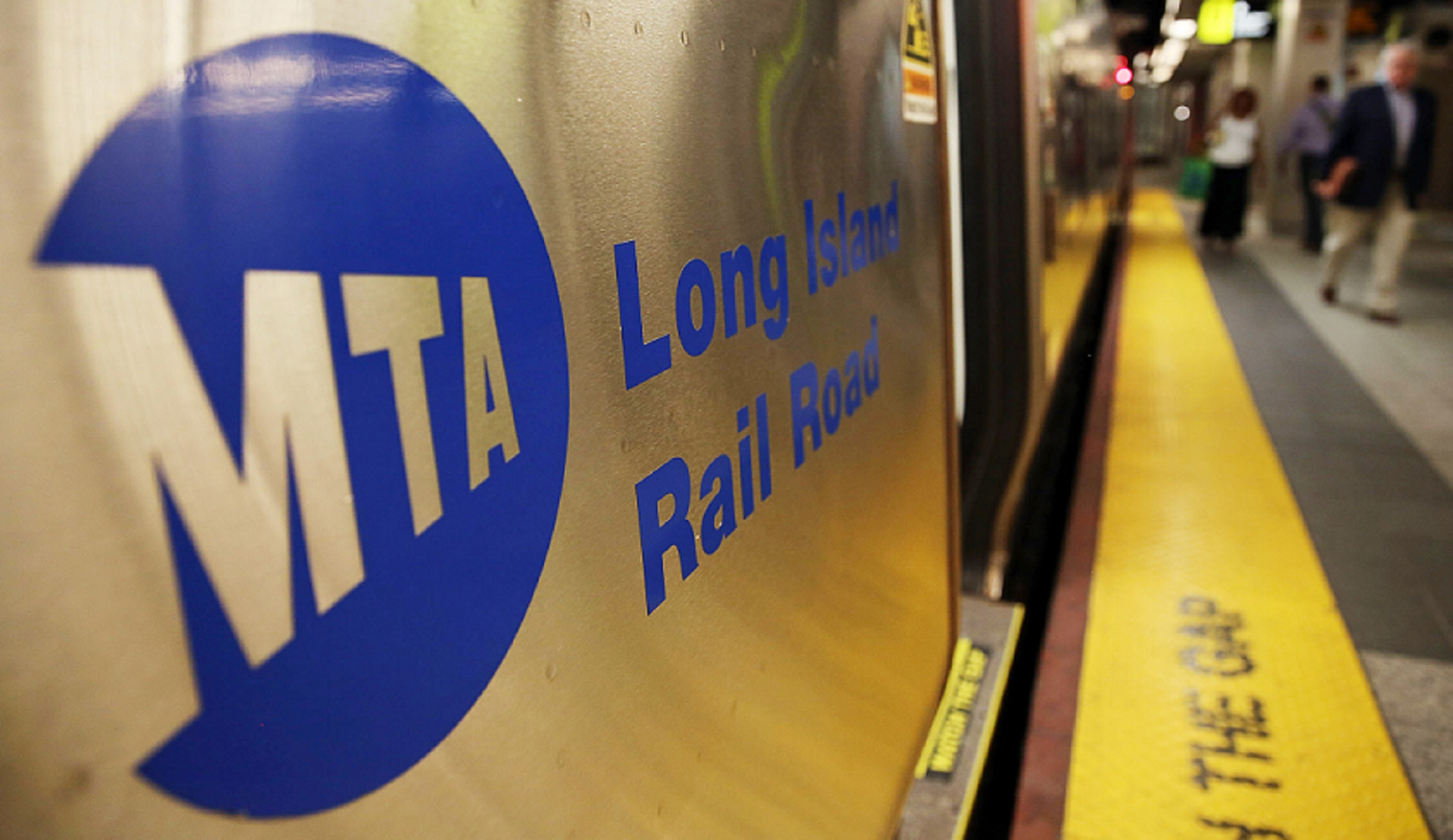 LIRR: 22-year-old man fatally struck by train near Plandome