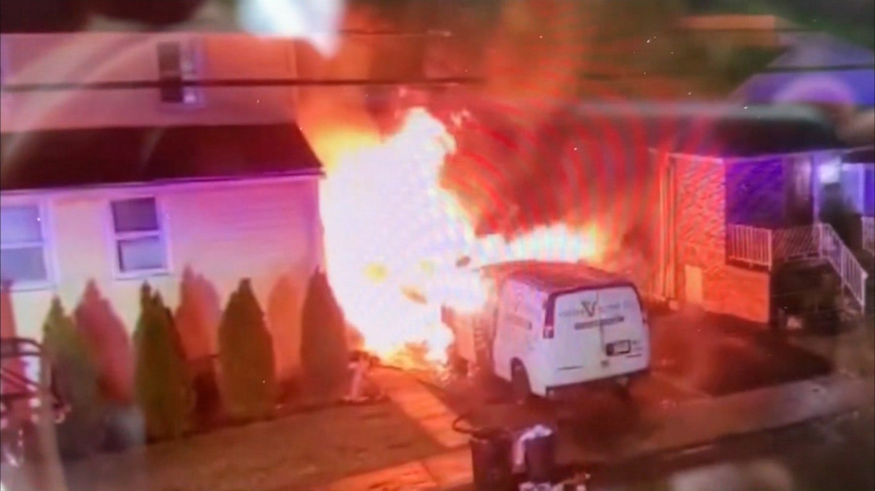 Video shows Range Rover bursting into flames, spreading to other ...