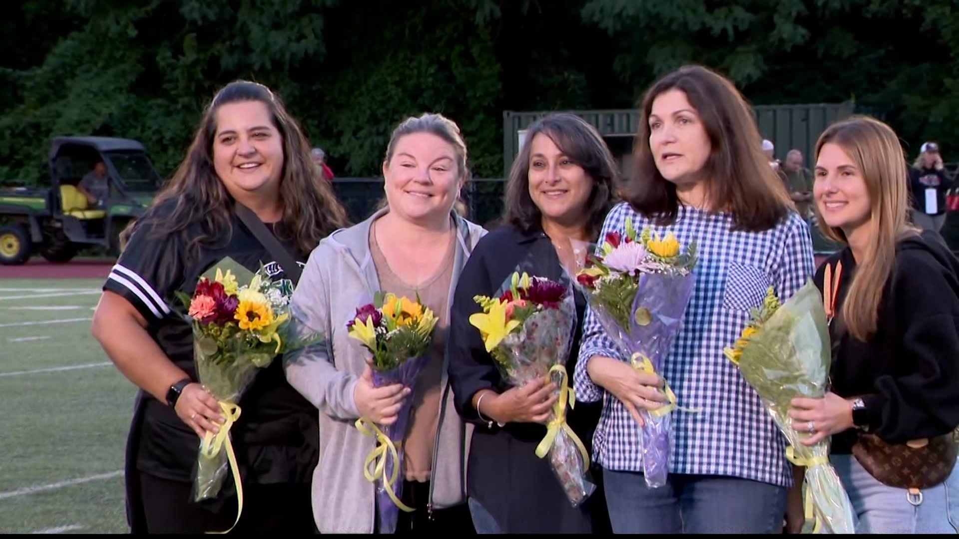 Yorktown HS football team dedicates season's 2nd game to local nurses