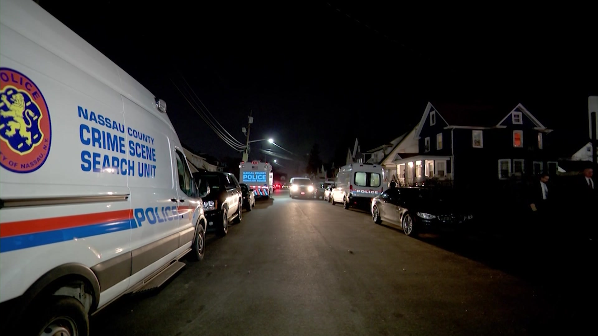 Police: 17-year-old faces murder charge after man found dead in Hempstead