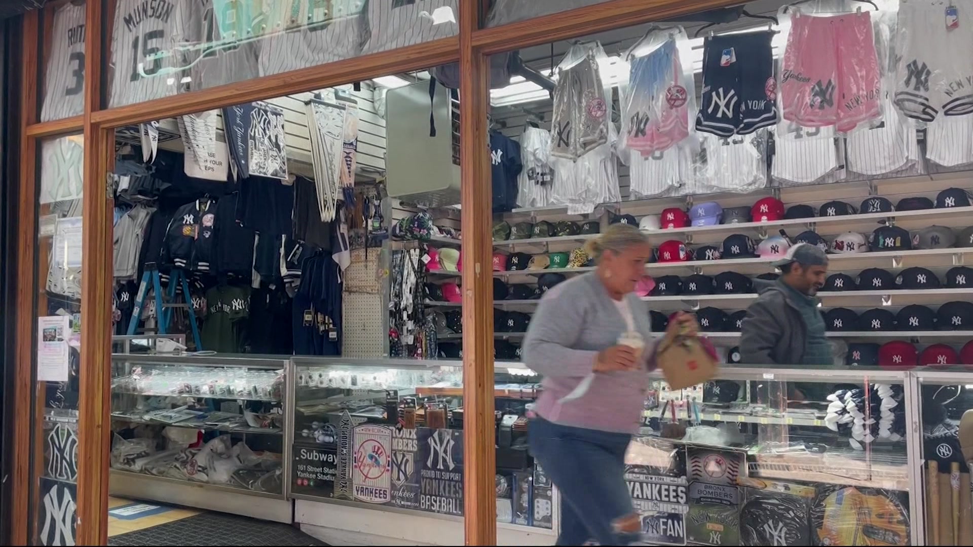 News 12 | Bronx | Business Booms As Yankees Fans Swarm The Bronx For ...