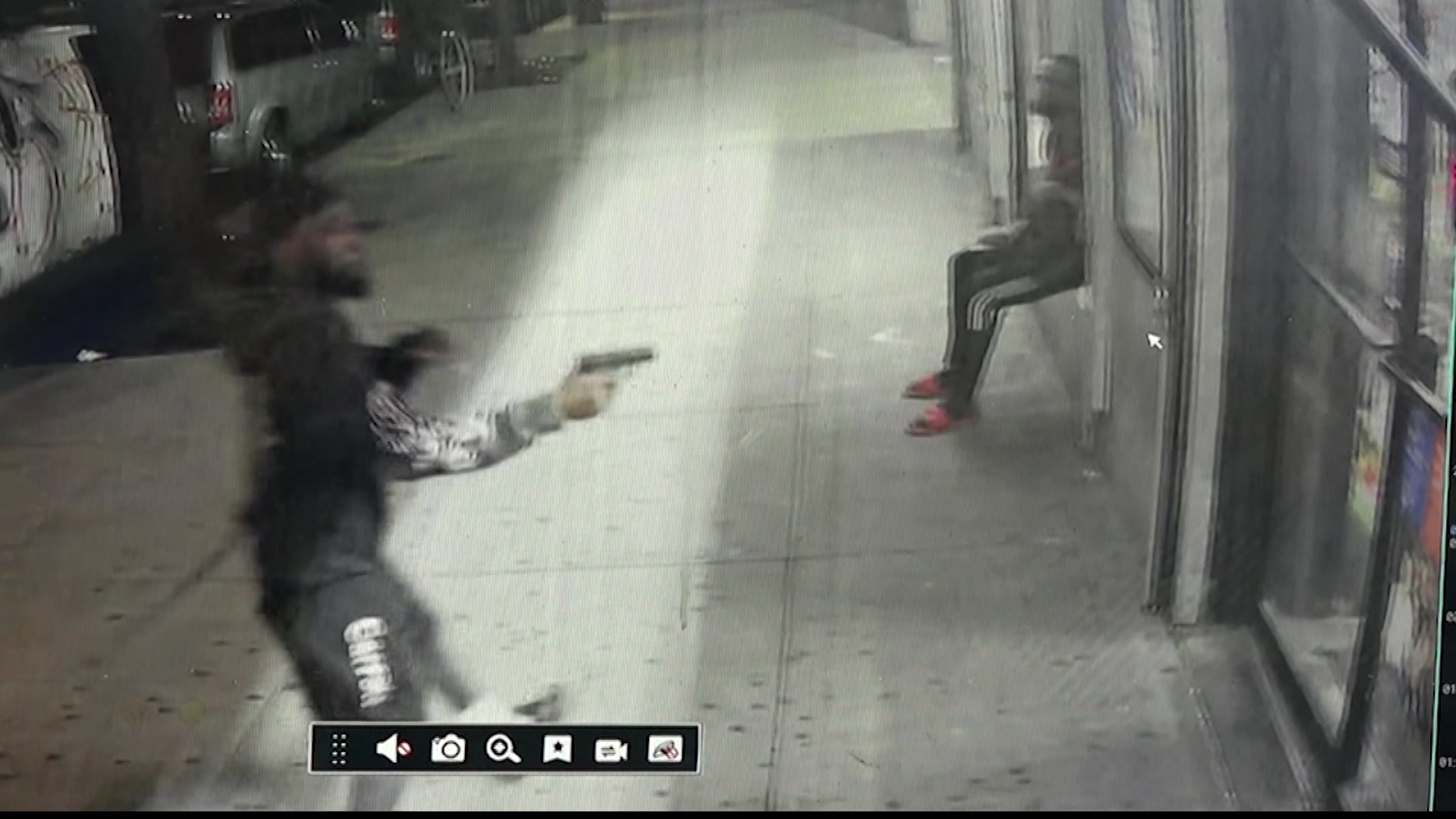 NYPD: 2 people injured in Fordham bodega shooting