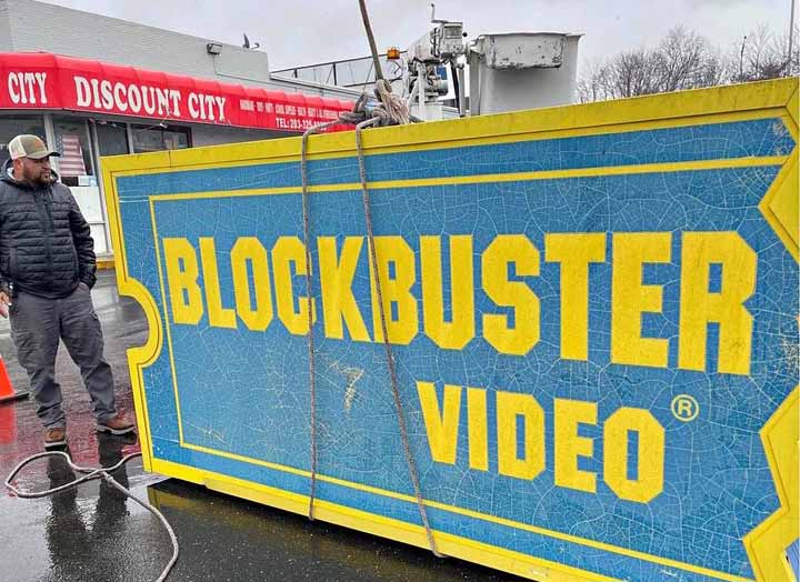 Blockbuster sign removed from Stamford plaza listed for $15K on ...