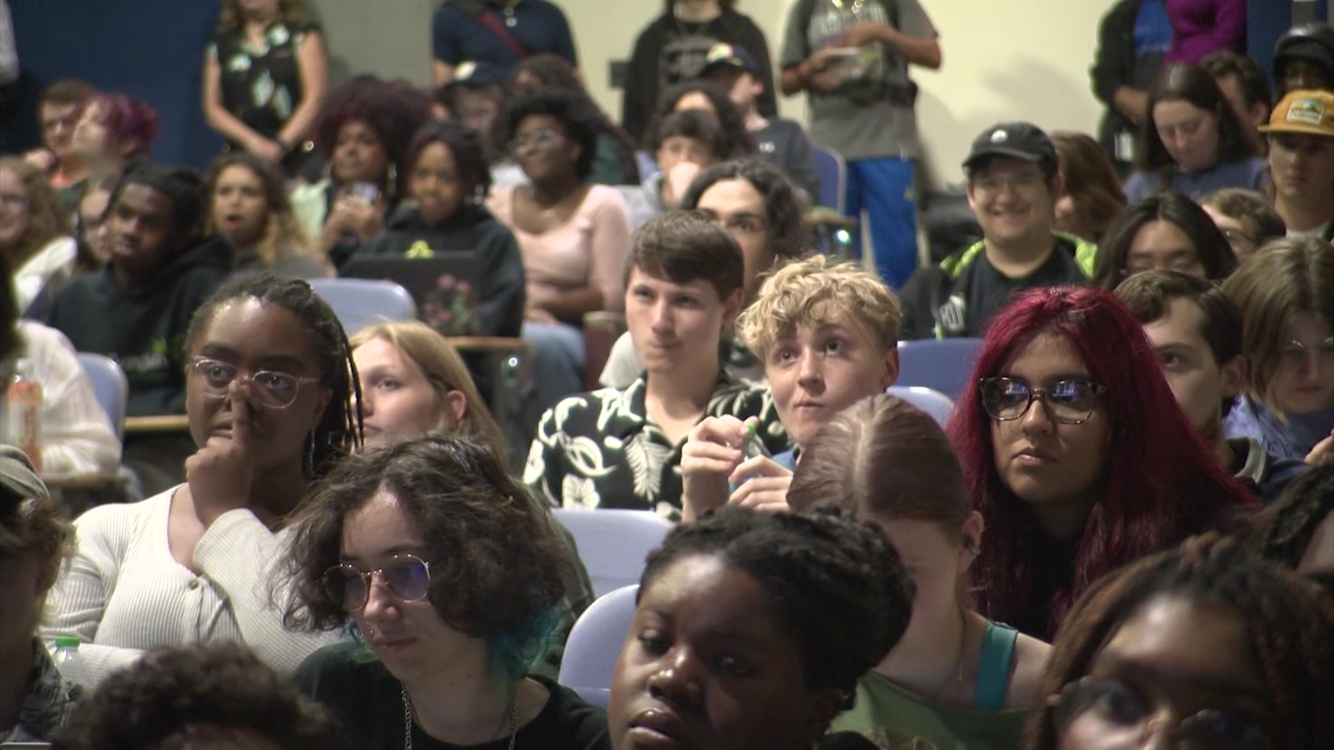 News 12 | Long Island | Hofstra students attend presidential debate ...