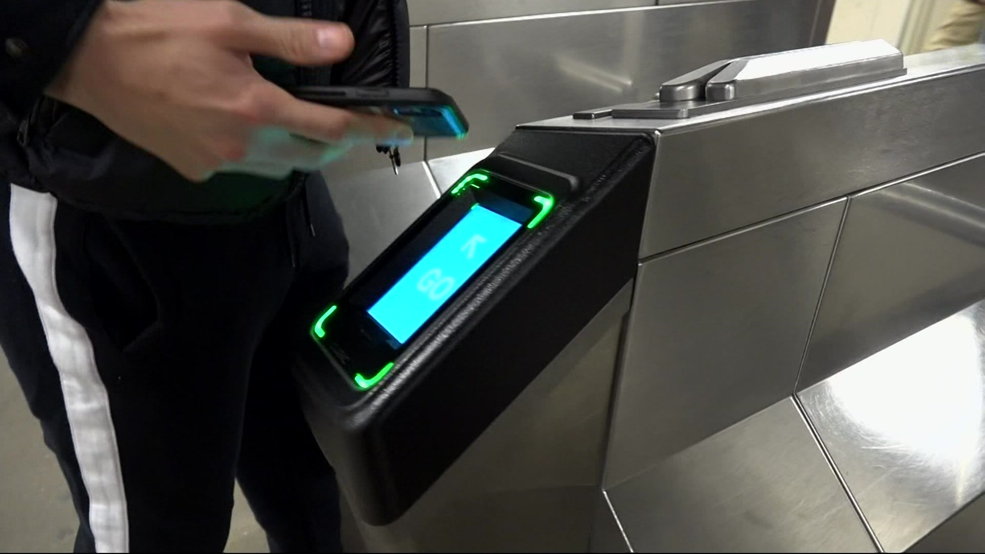 News 12 | Bronx | Mta Works To Phase Out The Metrocard As Omny Cards ...
