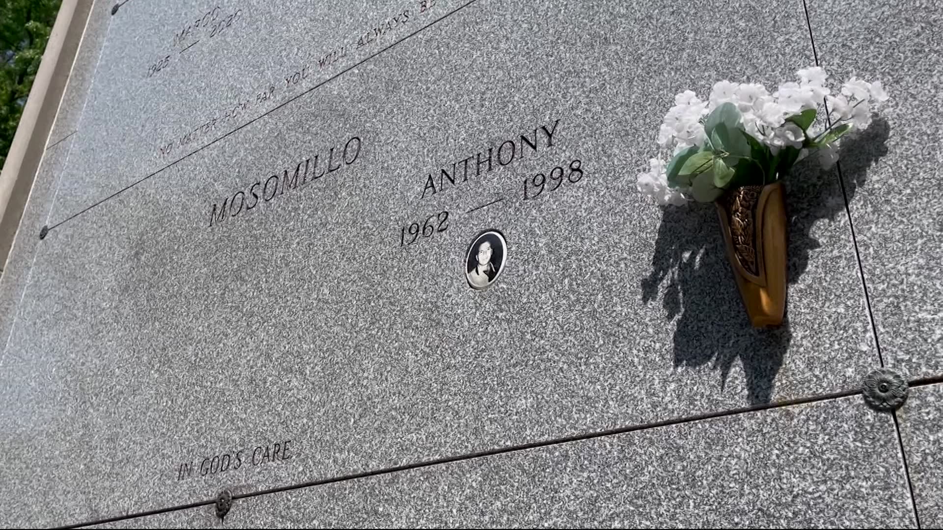 Police come together to support family of late NYPD Officer Anthony ...