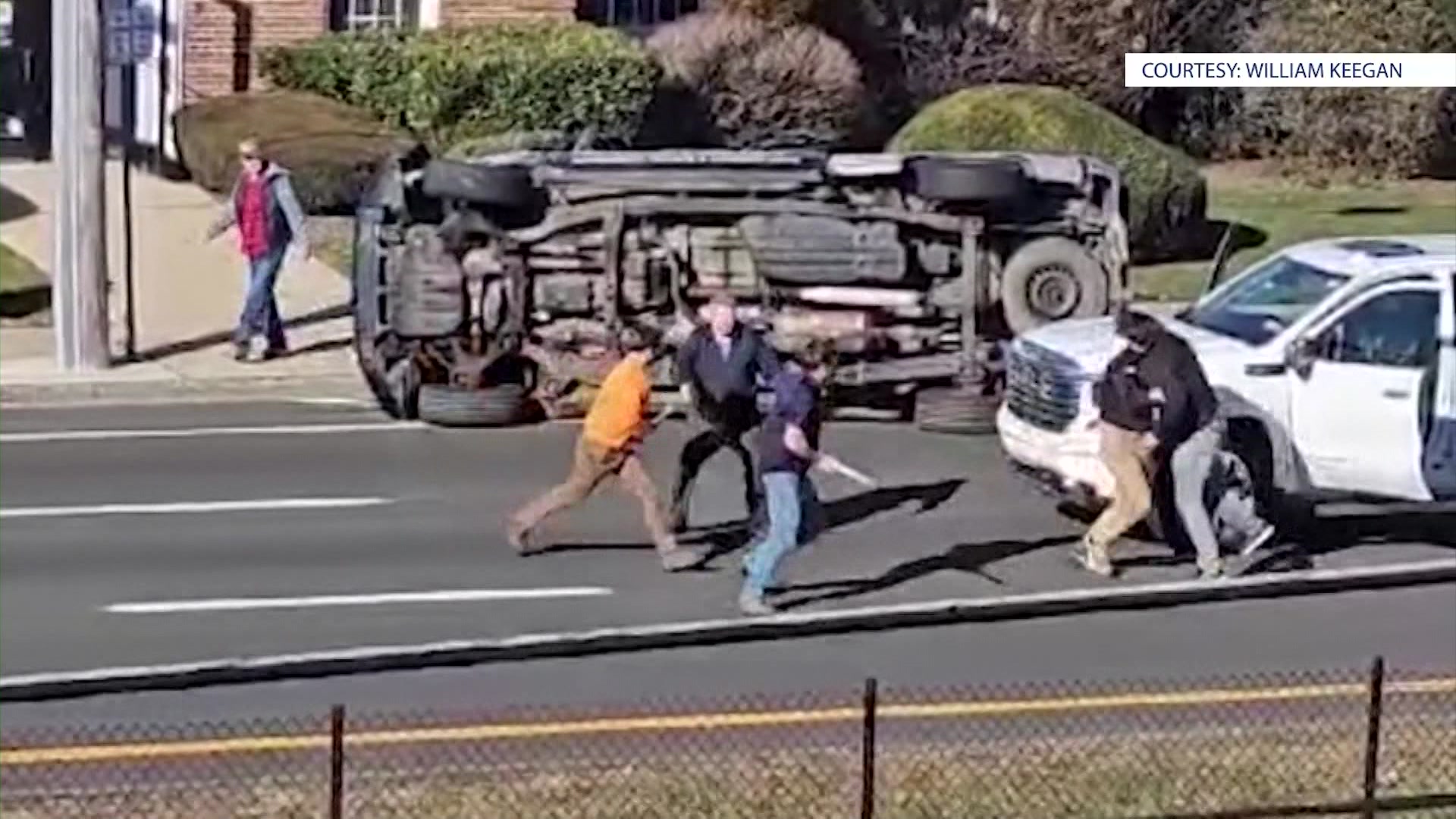 News 12 | Hudson Valley | Brawl Breaks Out On Sunrise Highway In North ...