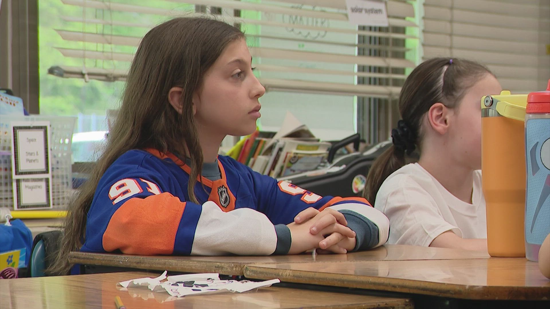 Former Islander Butch Goring helps fifth-grade fan