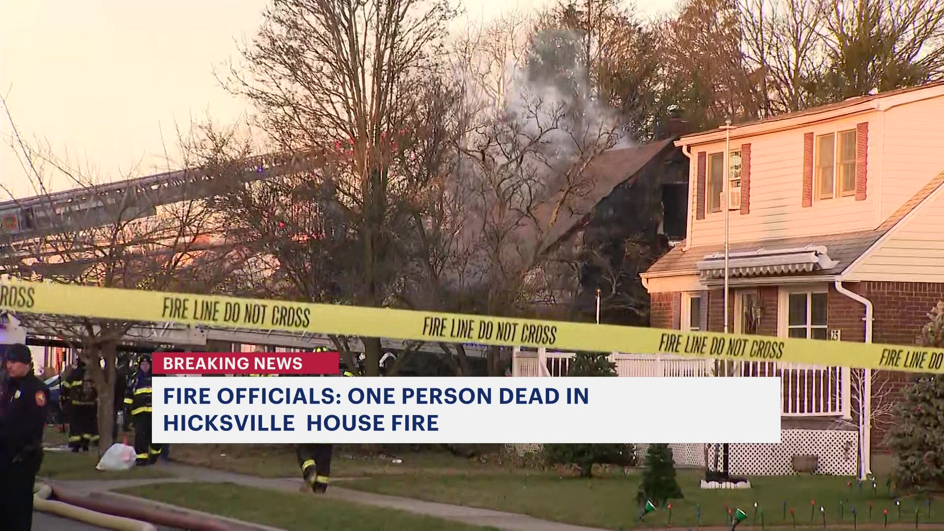 1 person killed in Hicksville house fire