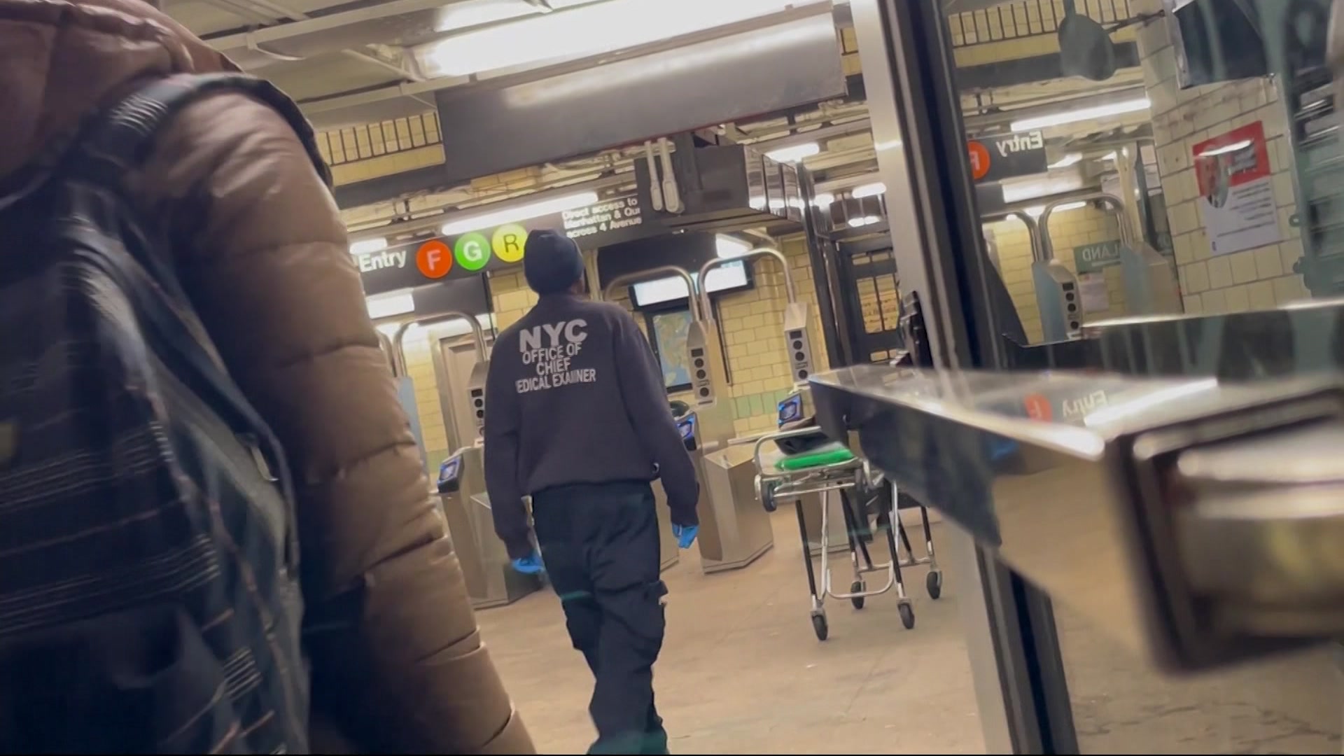 News 12 | Long Island | Nypd 17 Year Old Fatally Struck By Train In ...