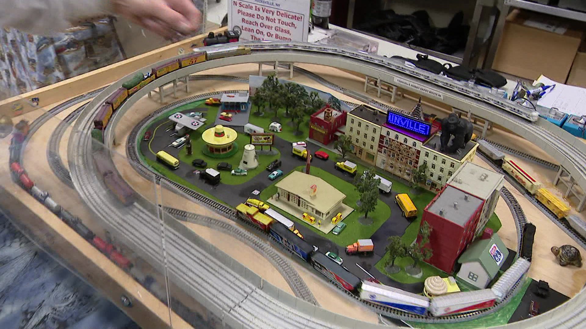 News 12 | Hudson Valley | Model Train Show Barrels Down The Tracks For ...