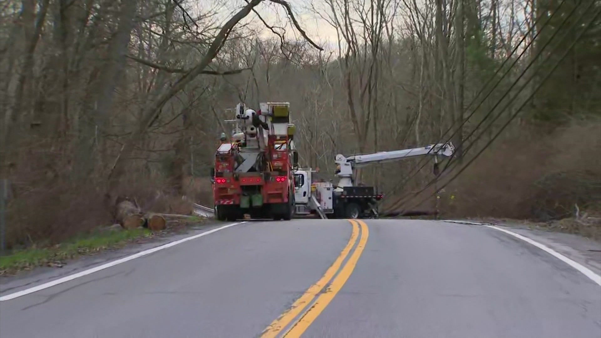 Gusts blamed power outages, empty tractor-trailers prohibited on MTA ...