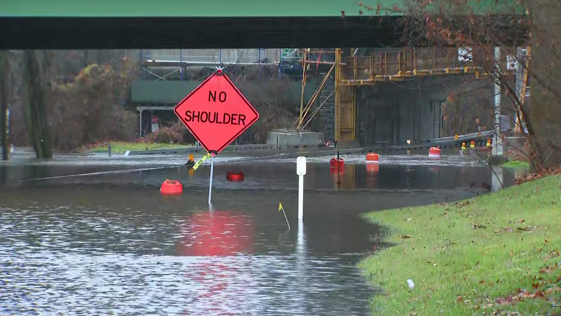News 12 | Long Island | Thunderbolt 12 Gusty Winds And Heavy Rain Shut ...