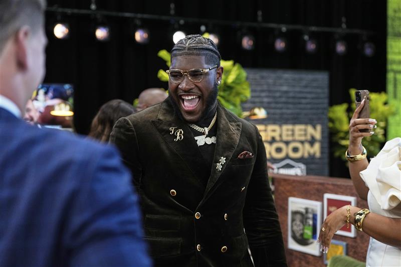 Dallas Cowboys select New Haven native Tyler Booker with 12th overall ...