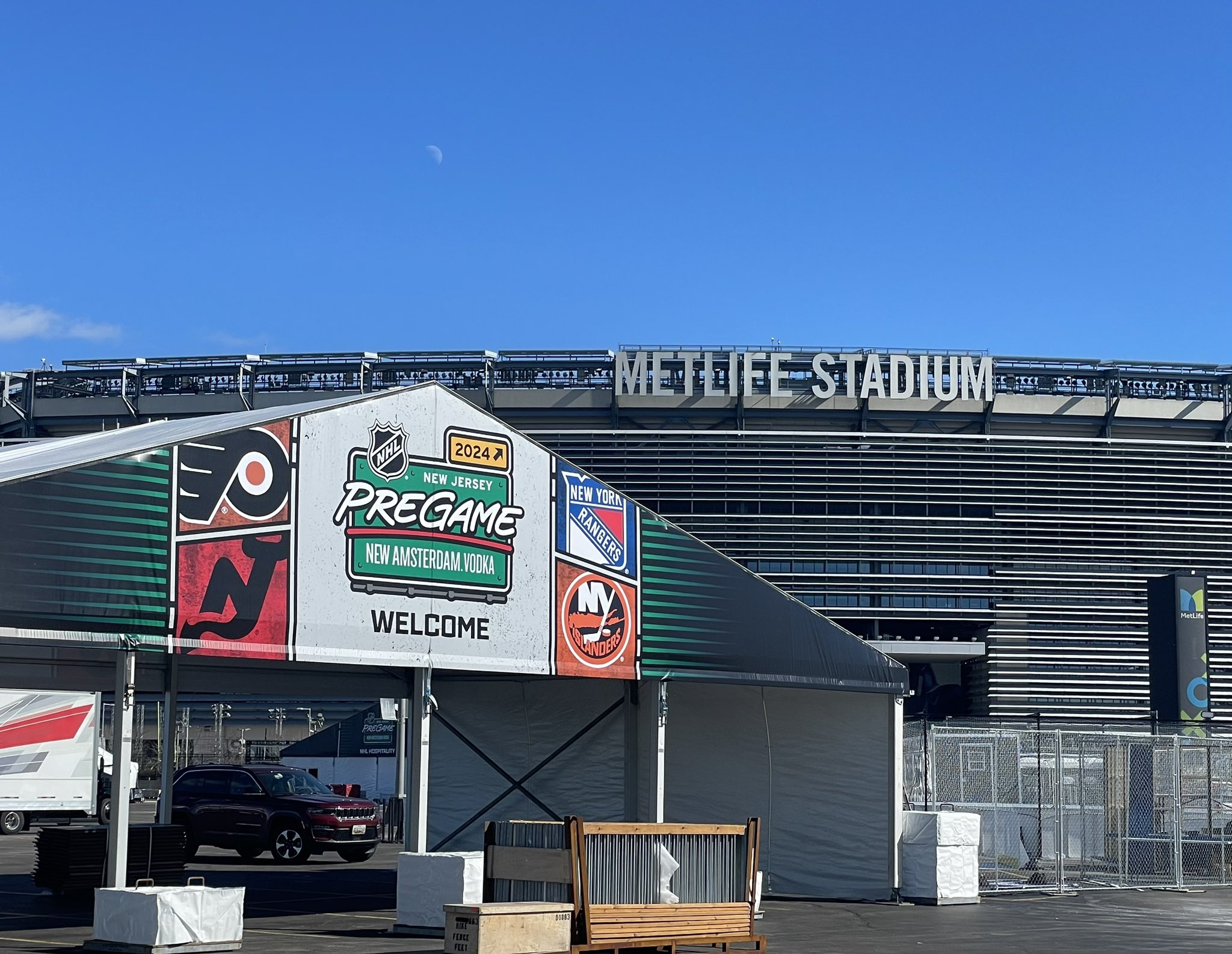 MetLife stadium to host outdoor hockey for the 1st time. Here's what ...
