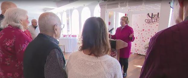 News 12 | Hudson Valley | More Than 100 Couples Say I Do At Vow Renewal ...