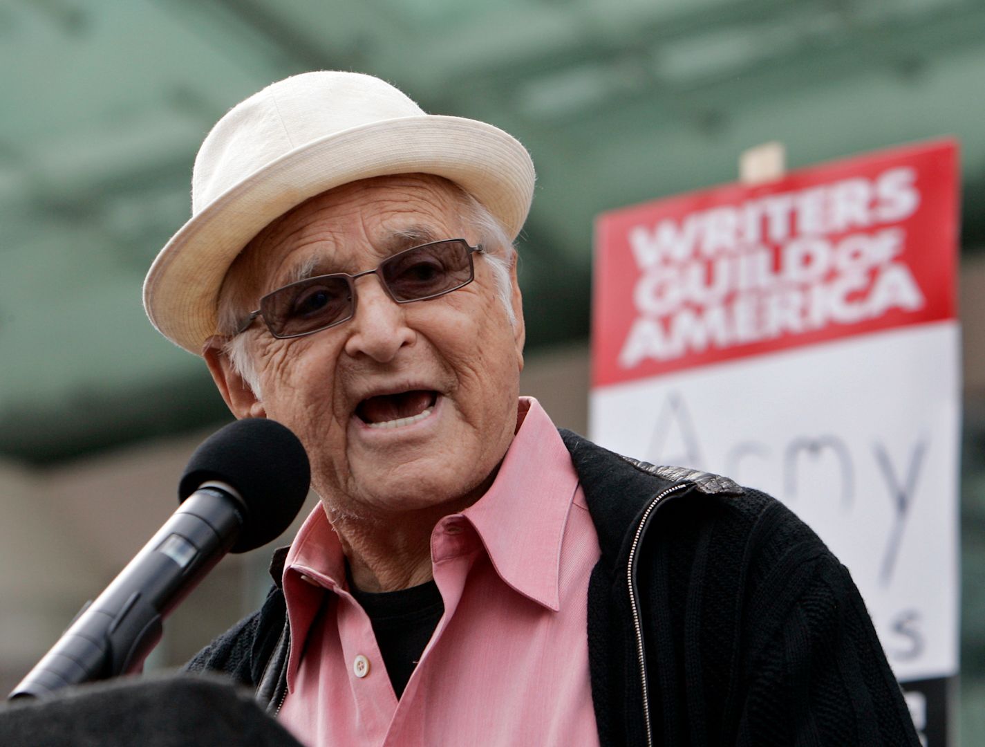 Norman Lear, producer of TV's 'All in the Family' and influential ...
