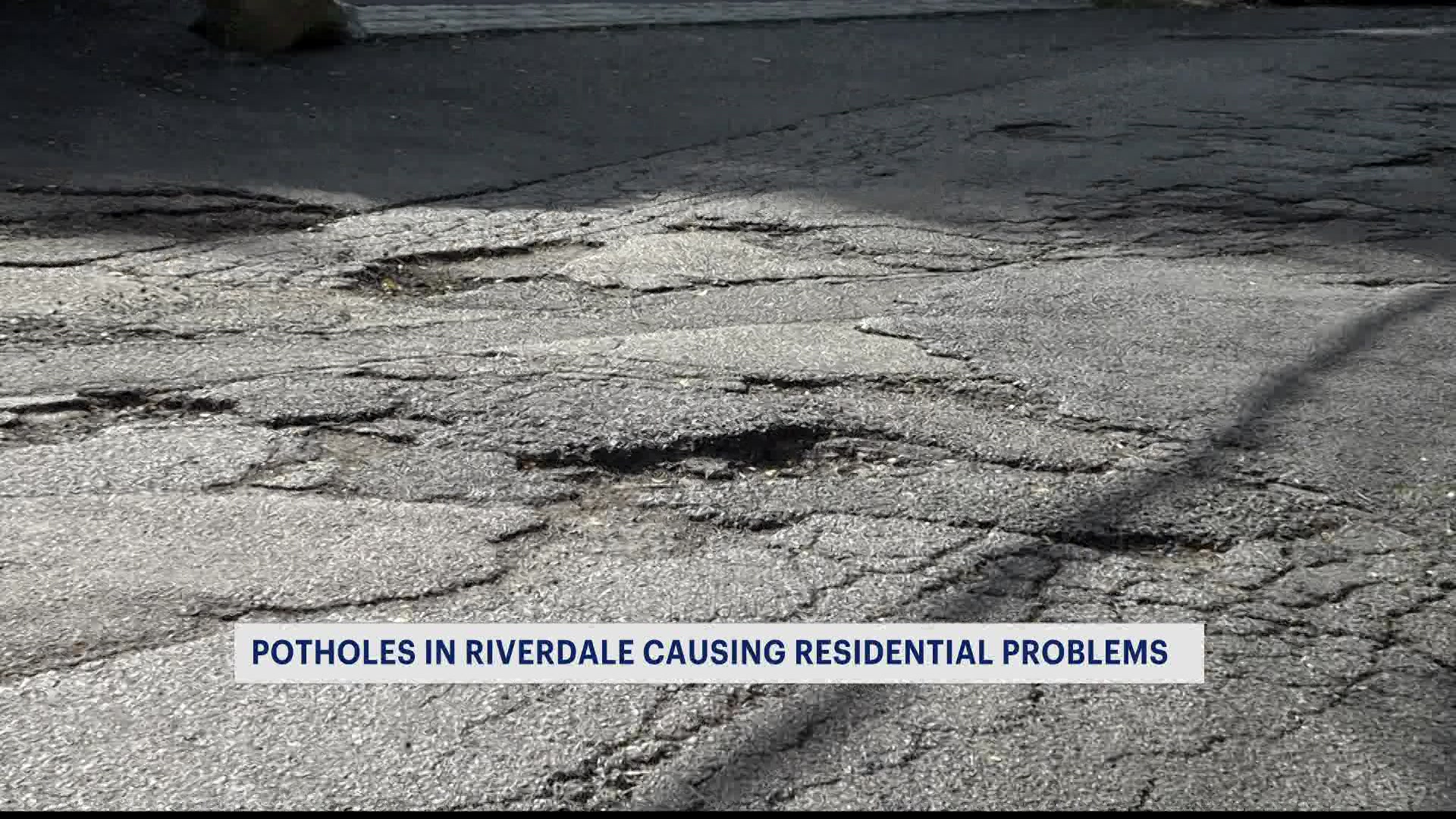 News 12 | The Bronx | DOT says it will fix potholes in Riverdale ...