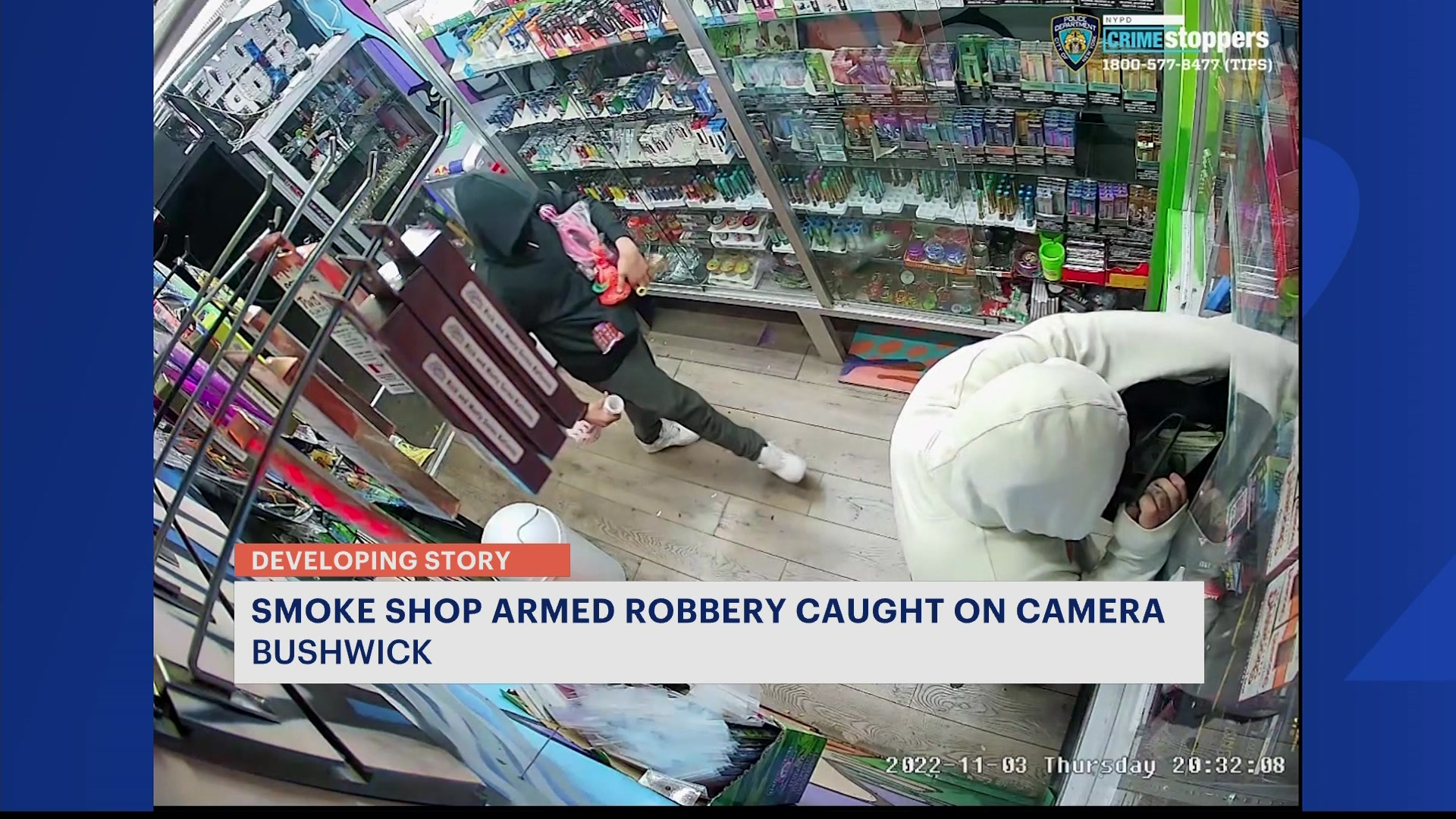 NYPD: 2 suspects wanted for gunpoint robbery at smoke shop