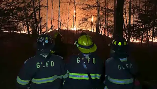 Some evacuation orders lifted as fire crews hold containment lines in ... Some evacuation orders lifted as fire crews hold containment lines in ...