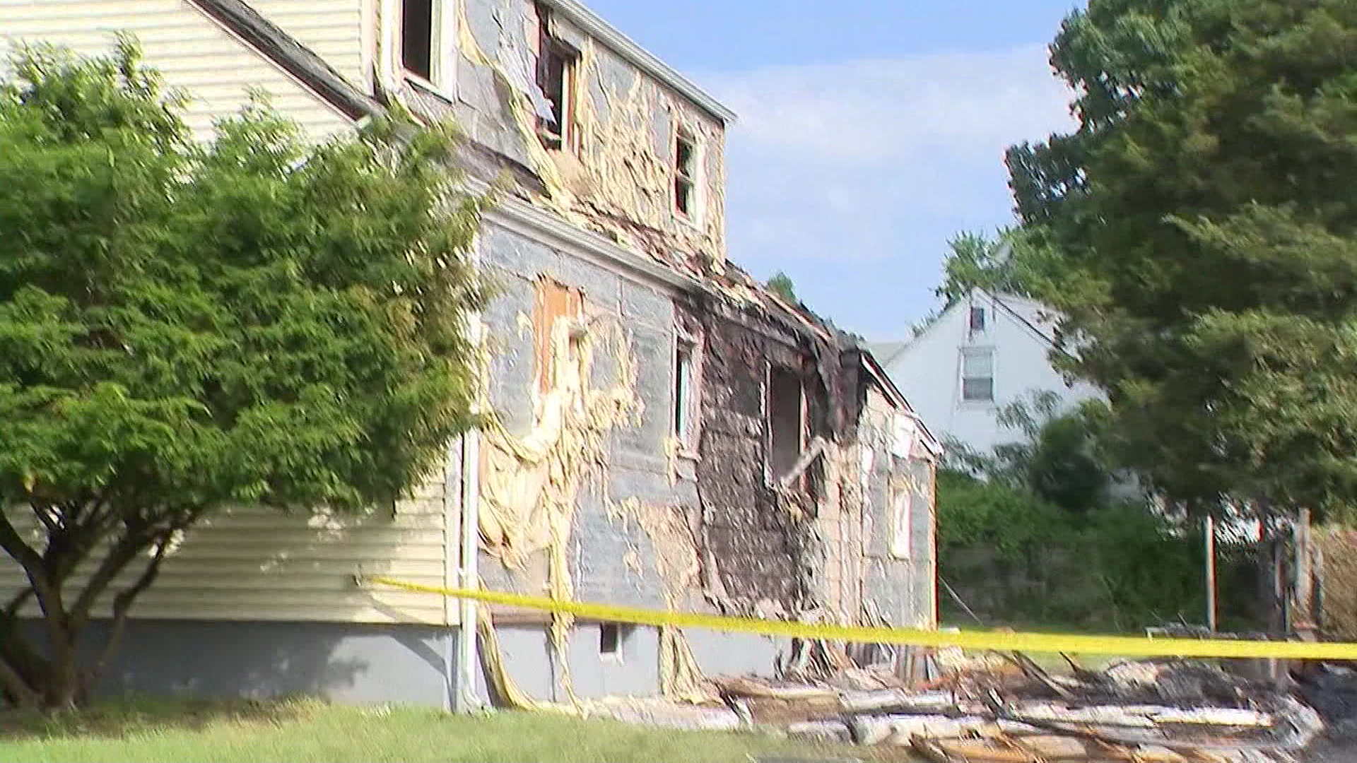 News 12 | Connecticut | Middlesex Nj Fire Starts In Garage Engulfs Two ...