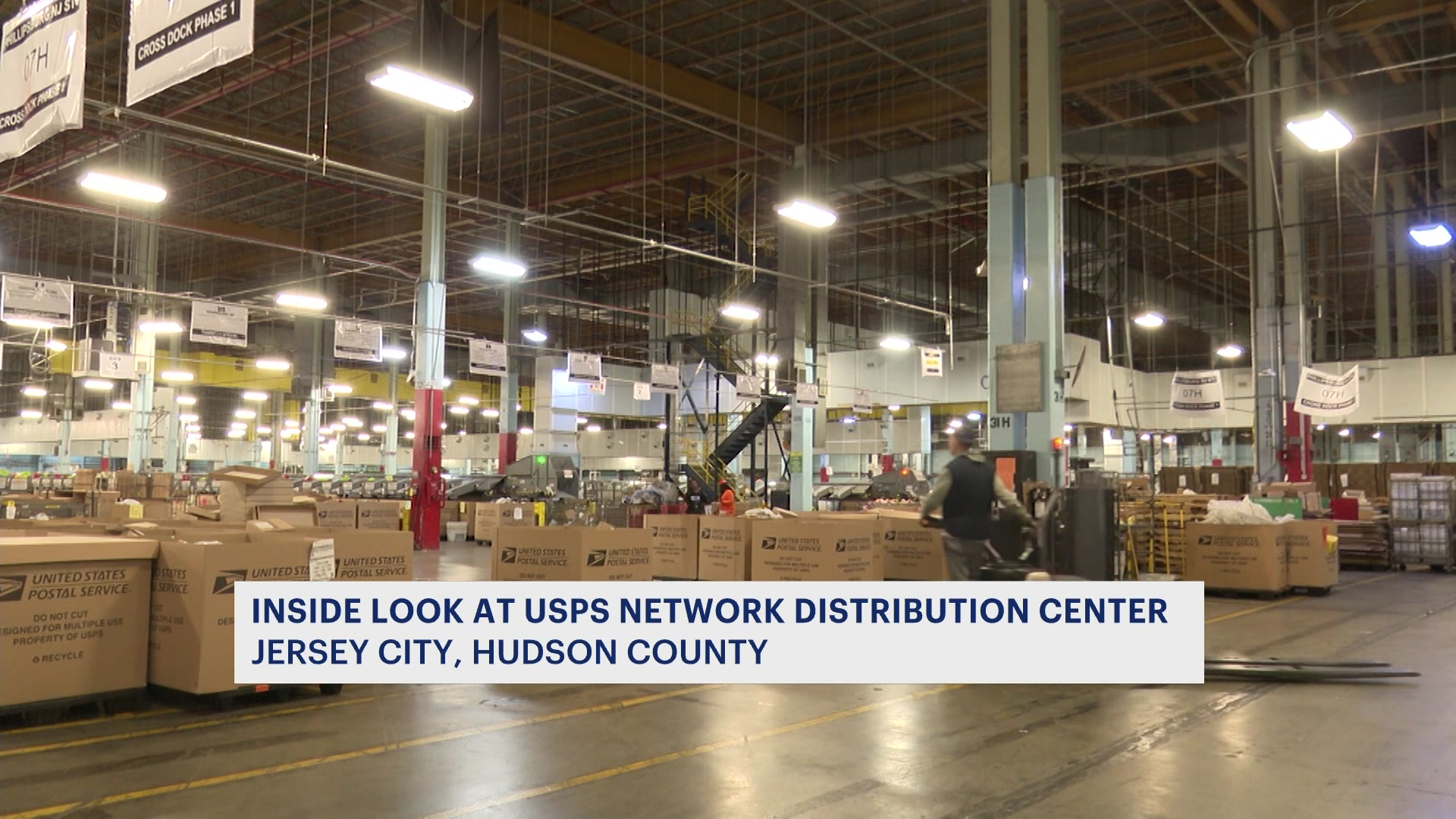 News 12 gets inside look at USPS distribution center amid holiday mail rush