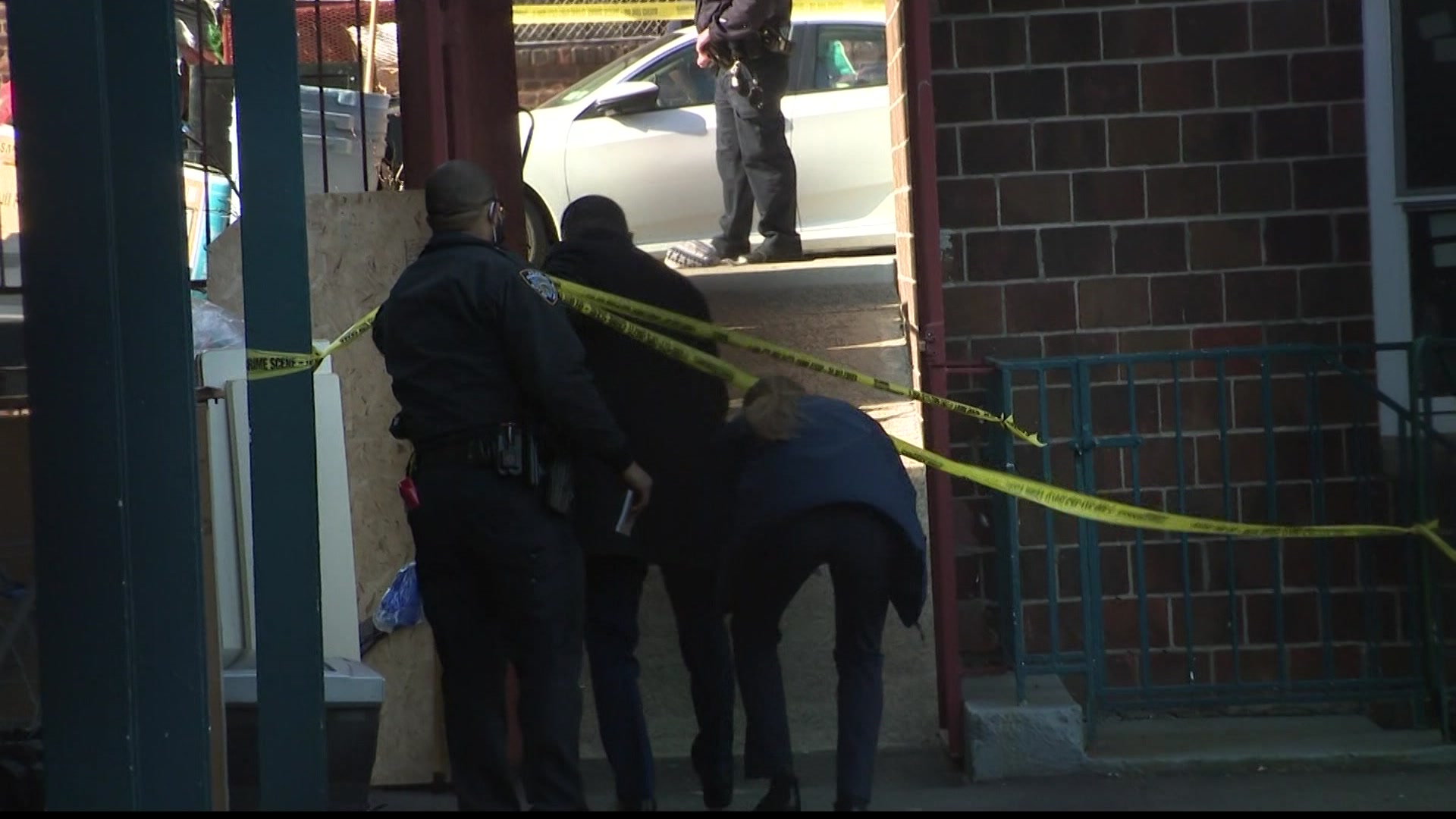 News 12 | The Bronx | NYPD: Body of man in his 60s found in East New York