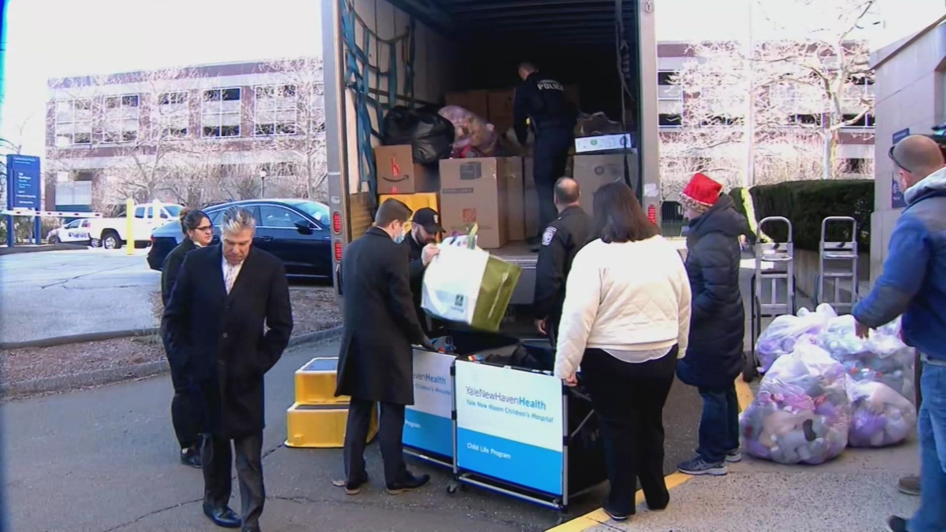 News 12 | Connecticut | Spreading Joy Brookfield Police Deliver 10 000 ...