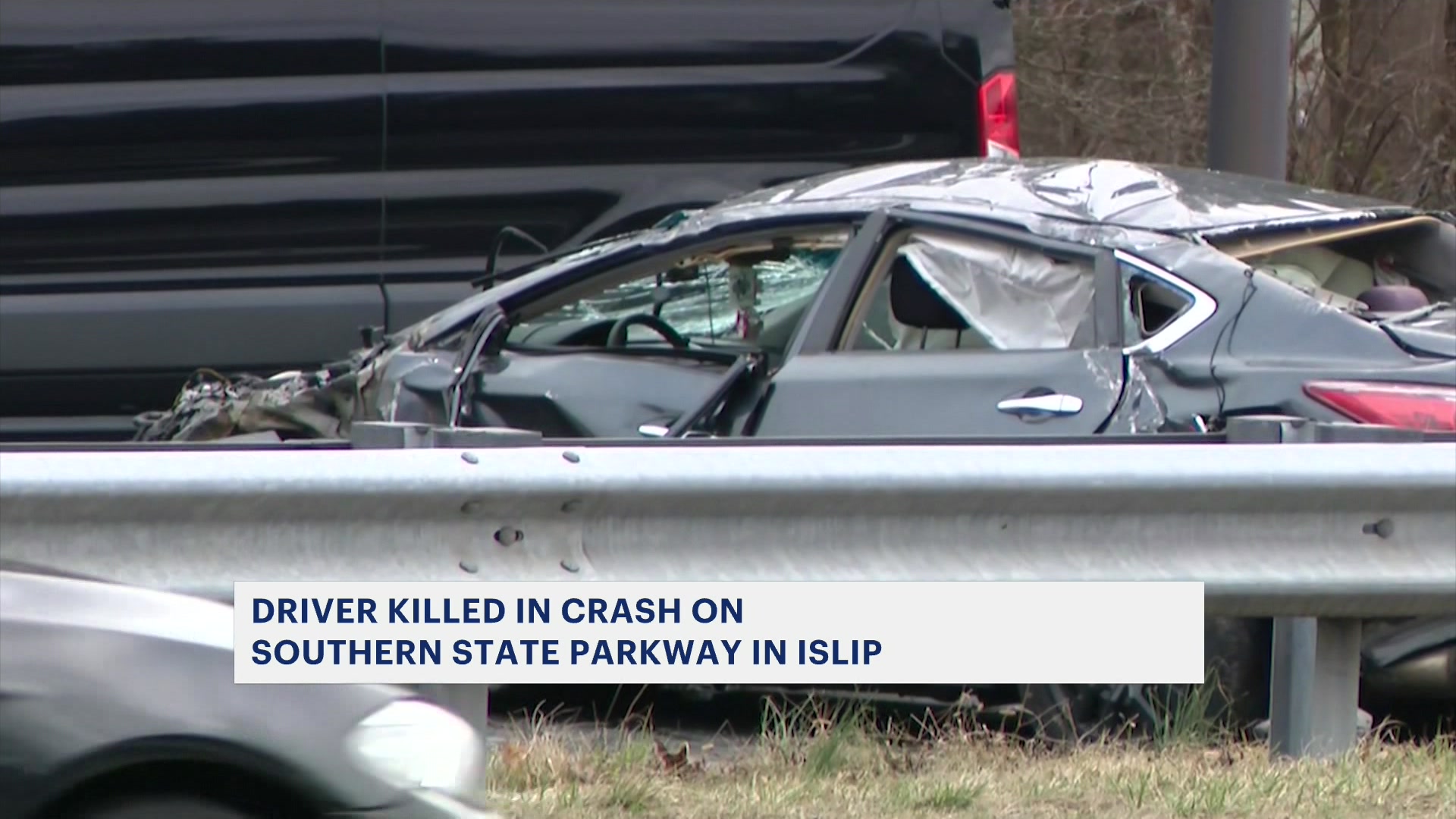 Police: Driver killed on Southern State Parkway in Islip
