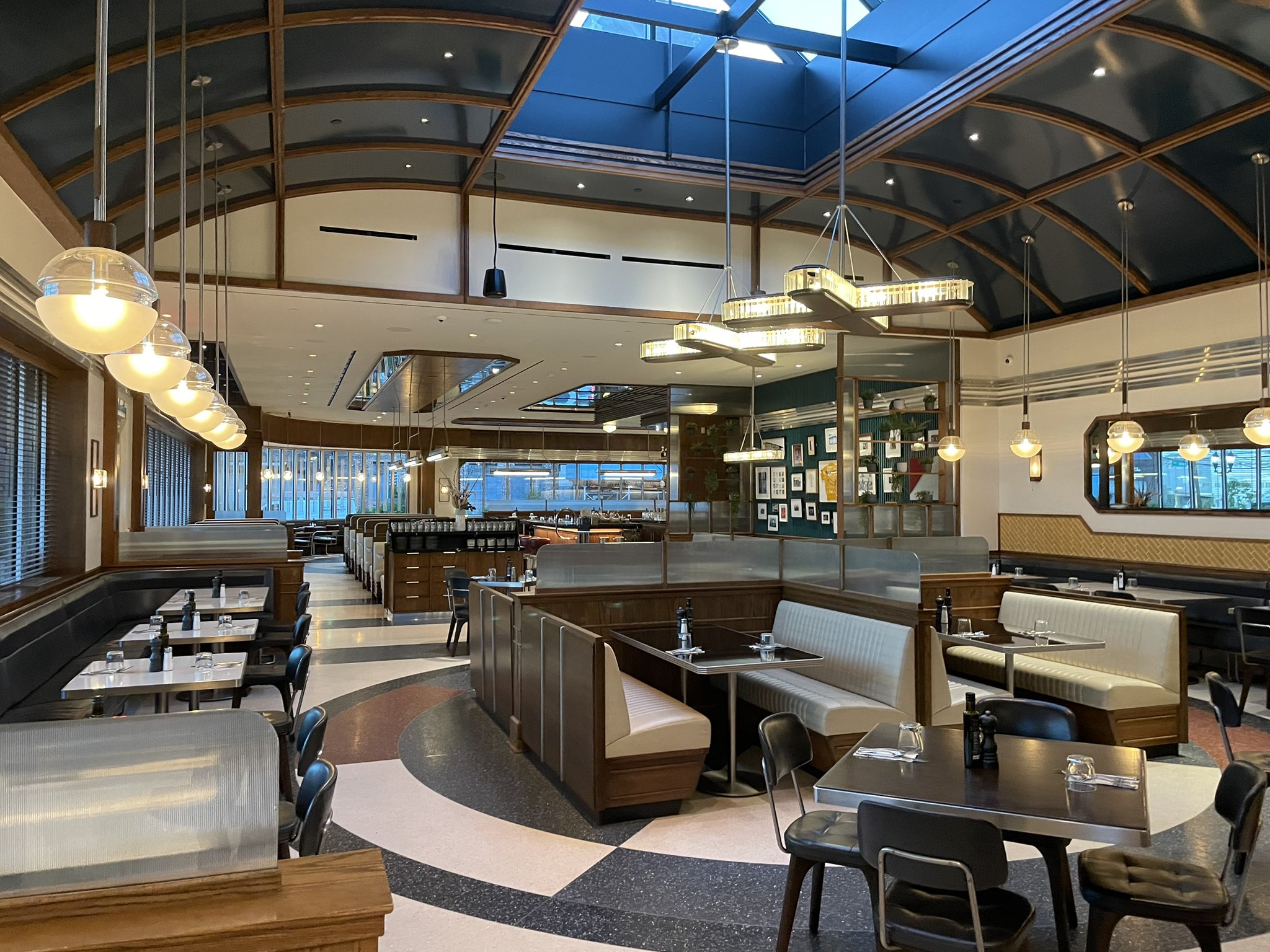 Tops restaurant store