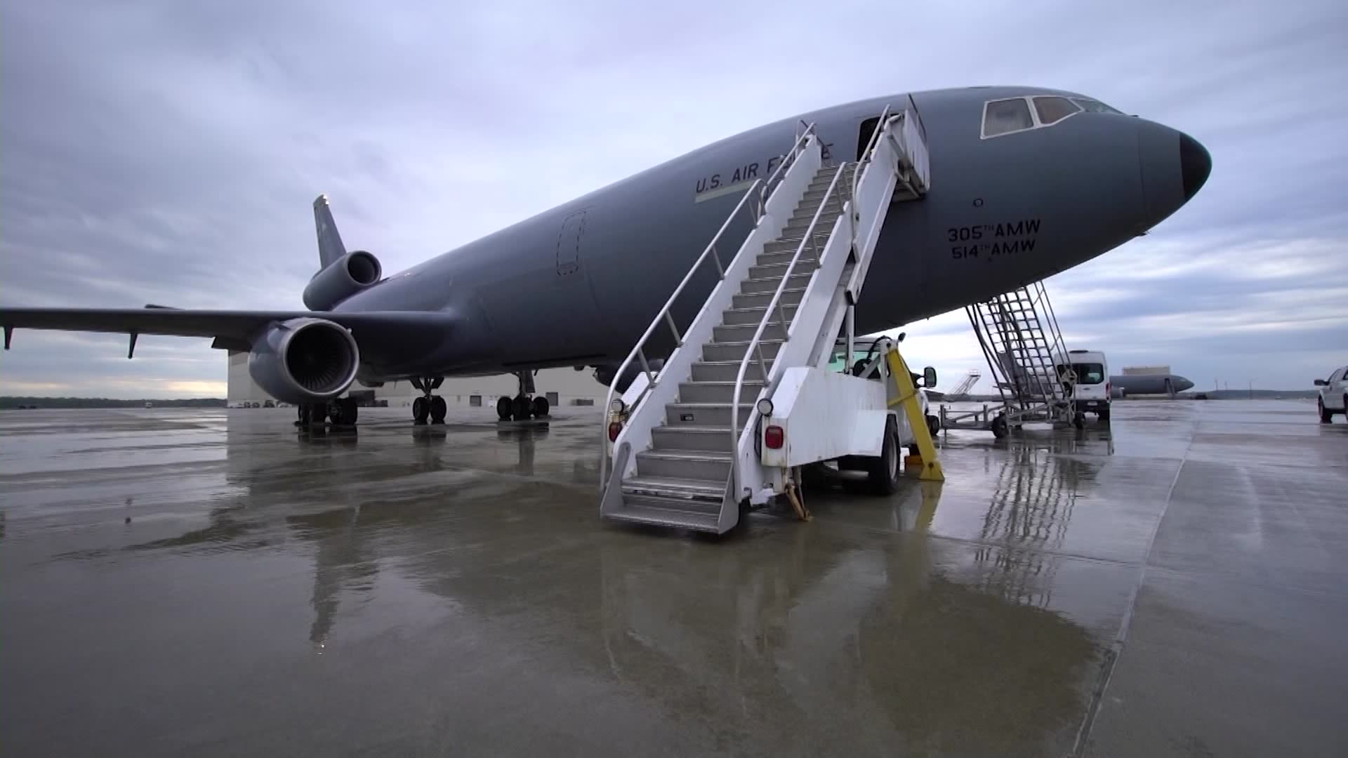 News 12 crew flies on one of the final flights of the Air Force’s KC-10 ...