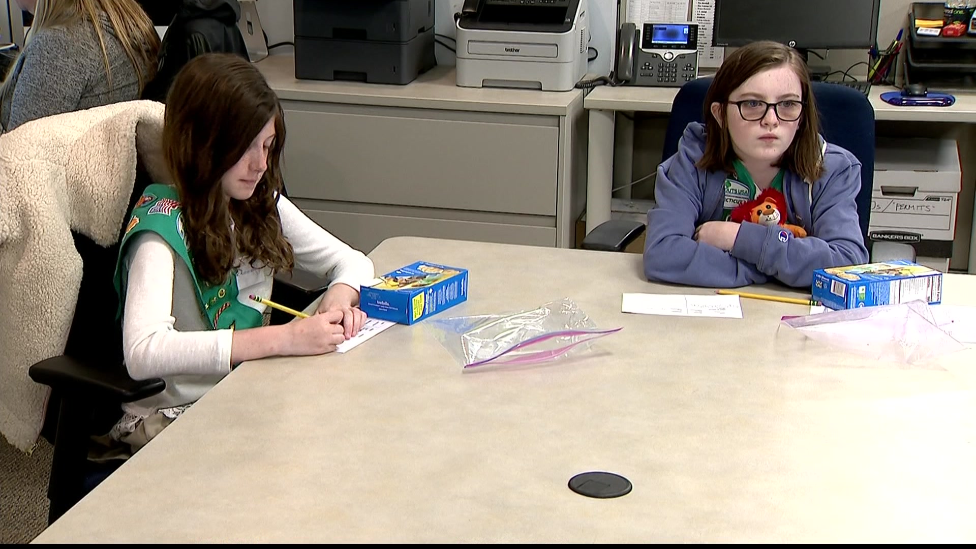 News 12 | Hudson Valley | Fairfield Girl Scouts Visit Town Hall