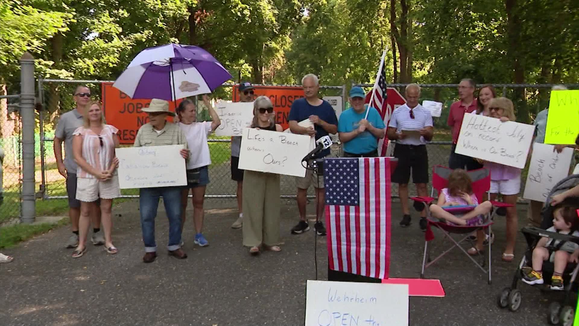 Town of Smithtown residents demand shuttered Callahans Beach reopen