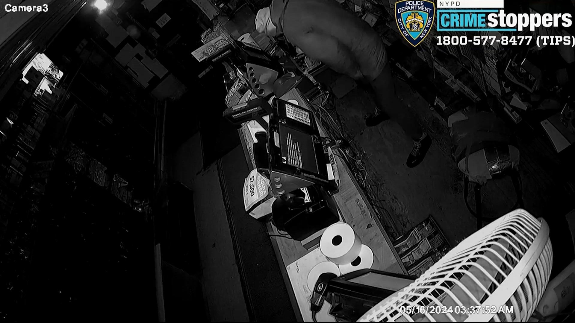 NYPD: Man caught on camera stealing $1,000 from convenience store ...