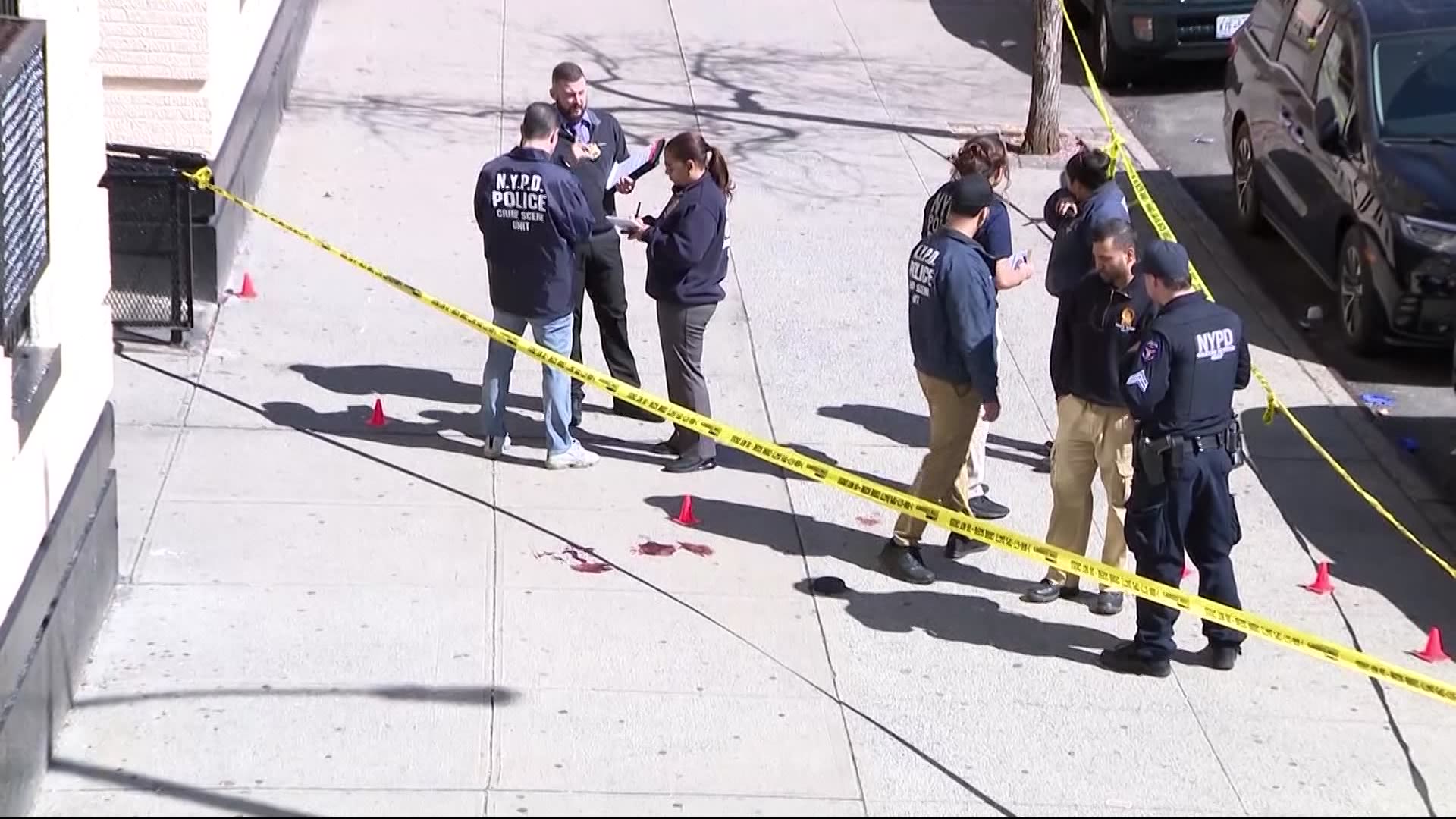 Nypd Officers Responding To 911 Call Shoot Man With Knife On Grand