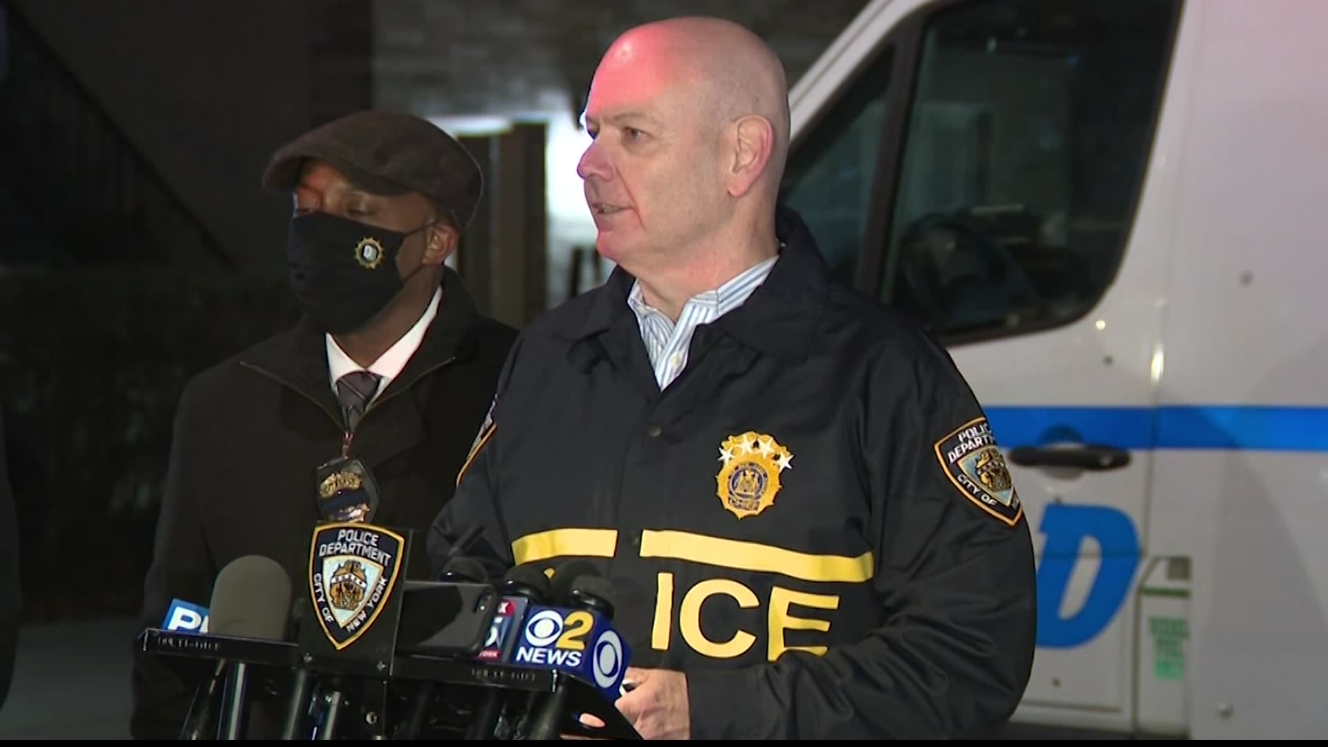 NYPD: Officers shoot, kill knife-wielding man in Wakefield