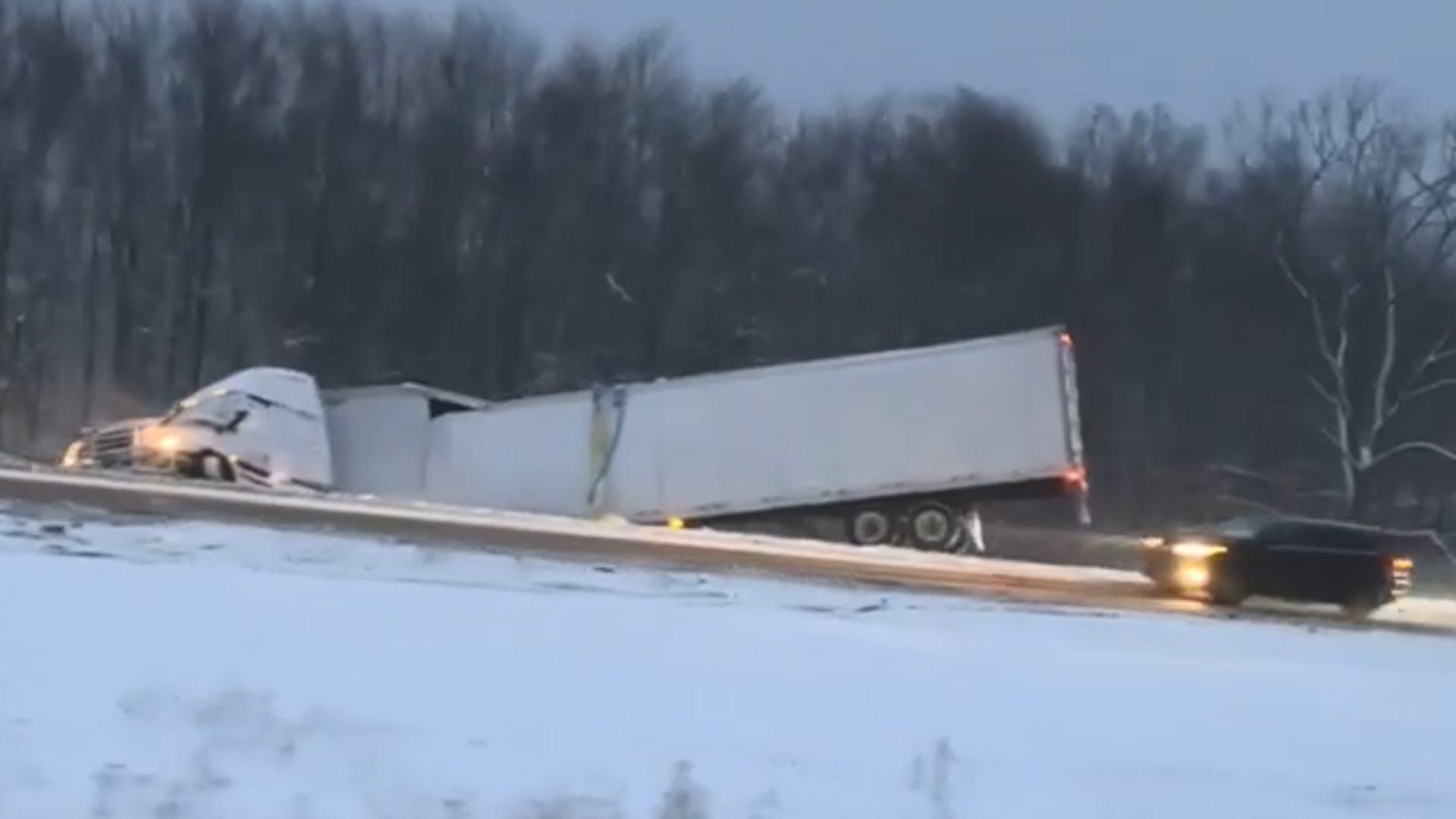 Crash Involving Multiple Tractor Trailers Closes Wb I 84 In Newburgh