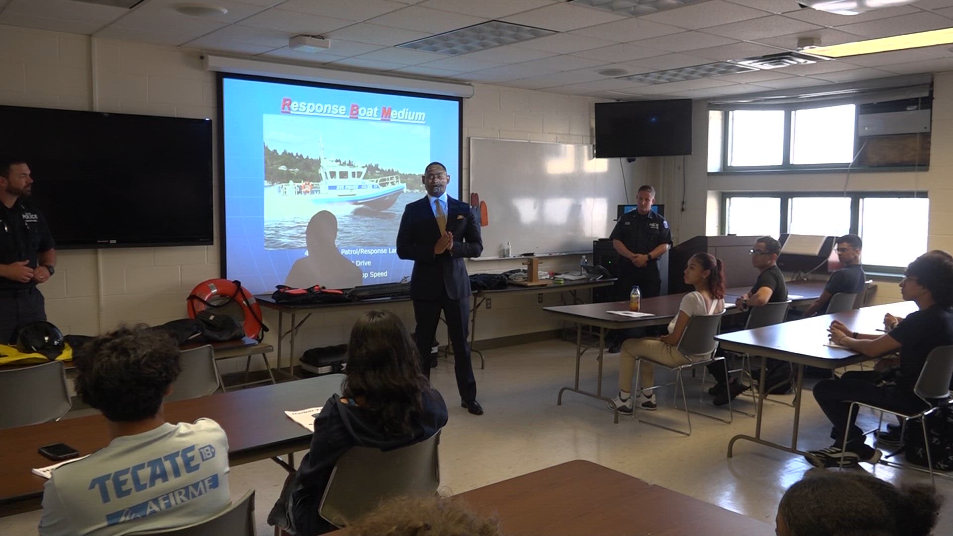 NYPD Harbor Unit program takes students out to hit the waves