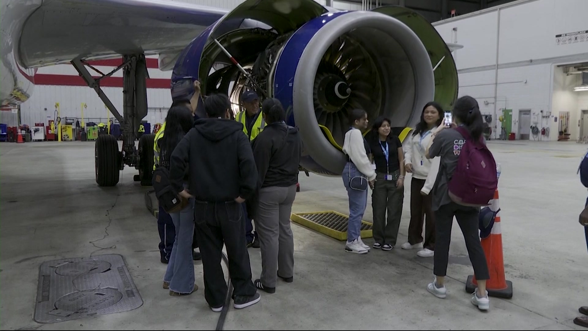 News 12 | Bronx | Nyc Students Learn From Aviation Pros At Jfk During ...