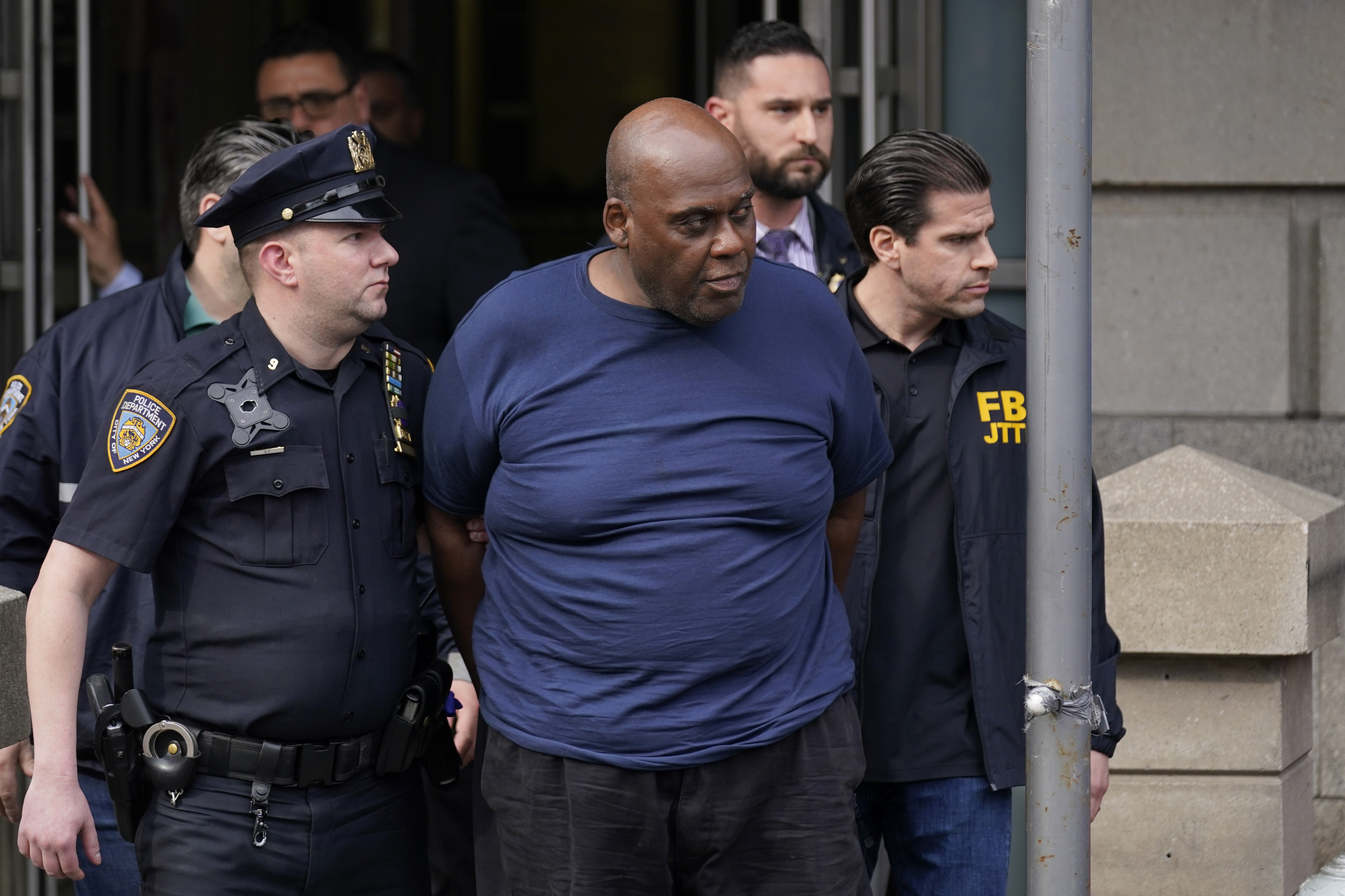 News 12 | Bronx | Team 12 Investigation Subway Shooting Suspect Was ...