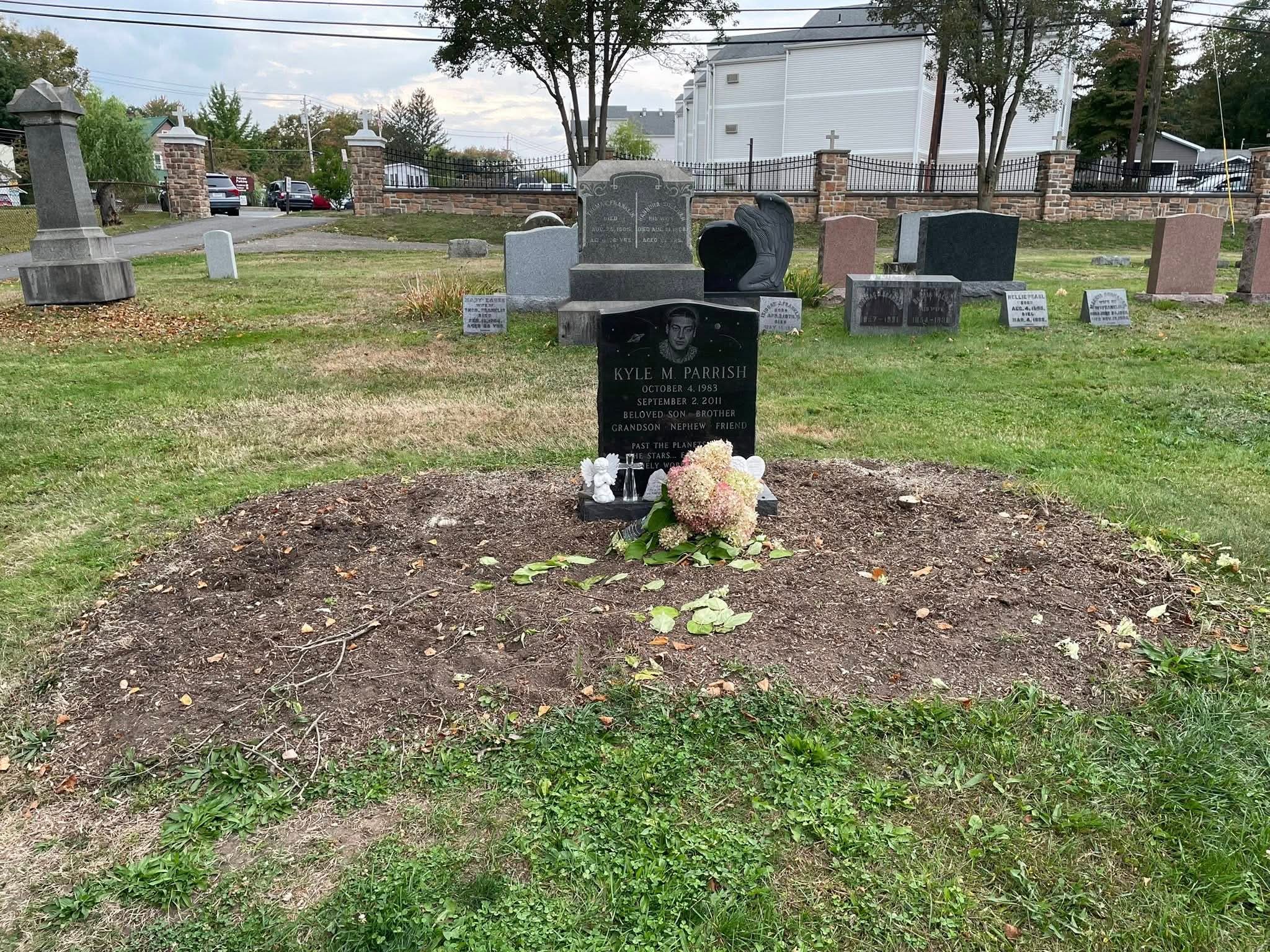 ‘Heartbreaking.’ Families say gravesites suddenly cleared of flowers ...