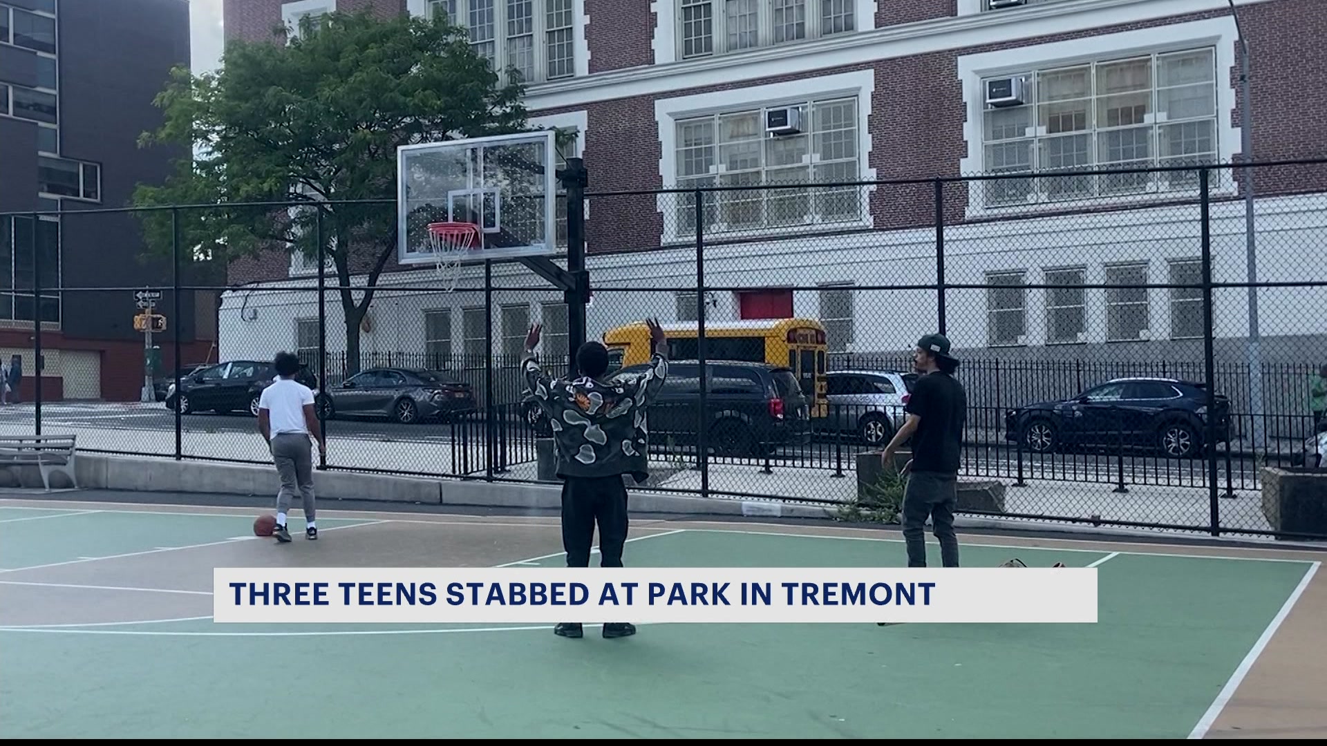 News 12 | Bronx | Nypd 3 Teenagers Stabbed Outside School In Tremont