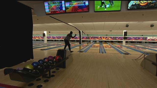 Bowling alleys reopen in Connecticut