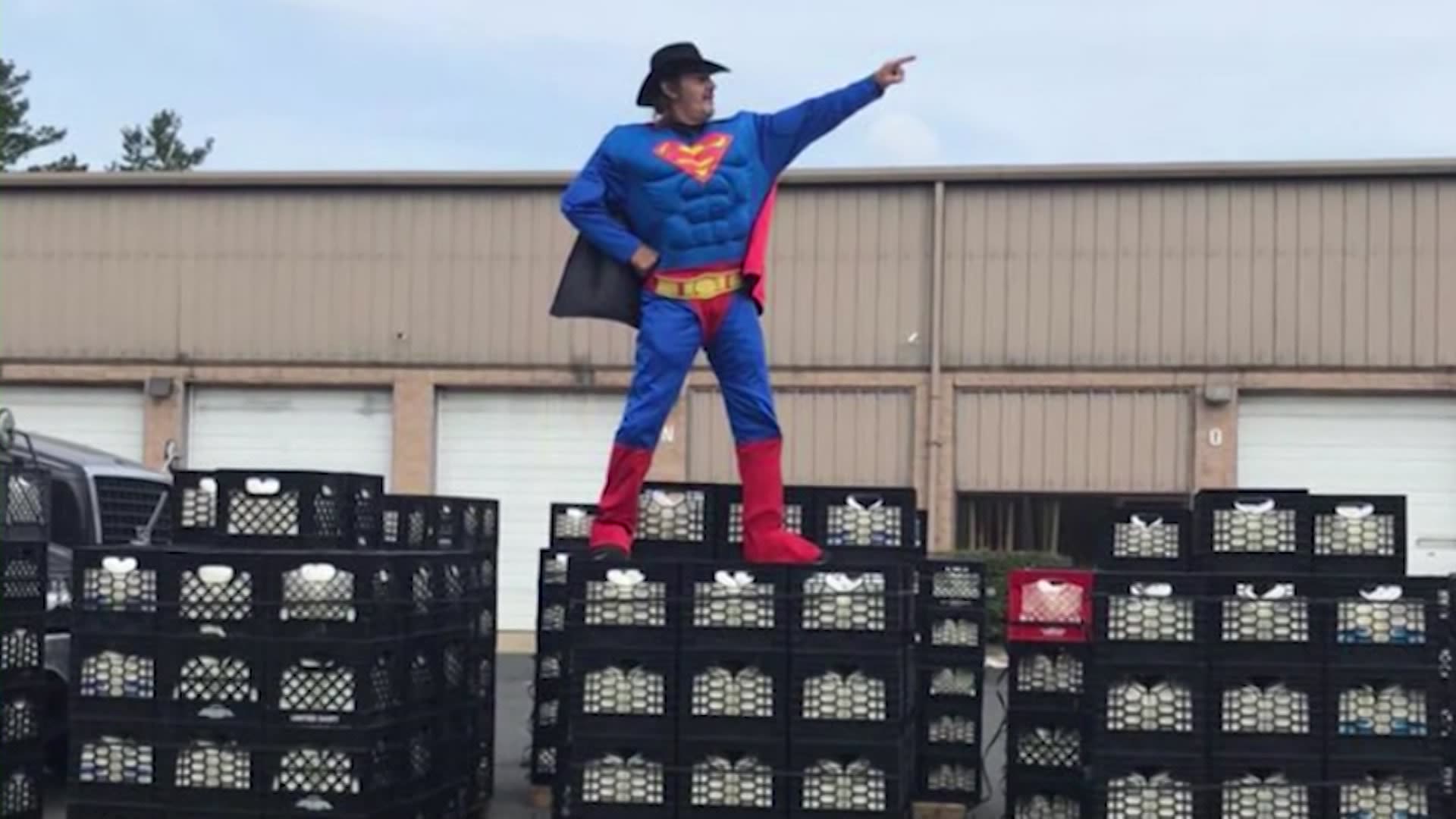 Real-life ‘superhero’ organizes food distribution program for those in need