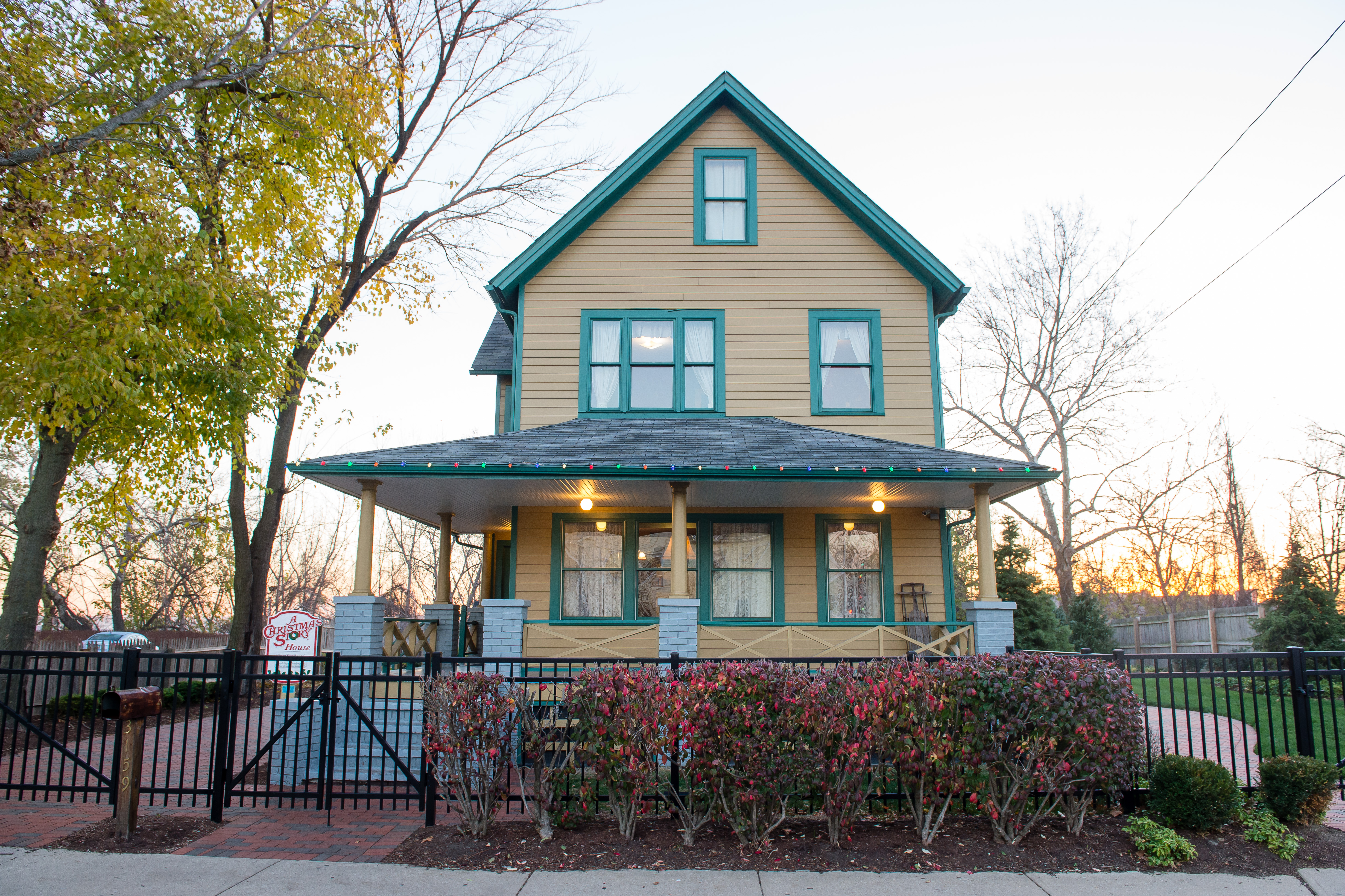 Visit Ralphie’s actual house from ‘A Christmas Story’ from the comfort ...