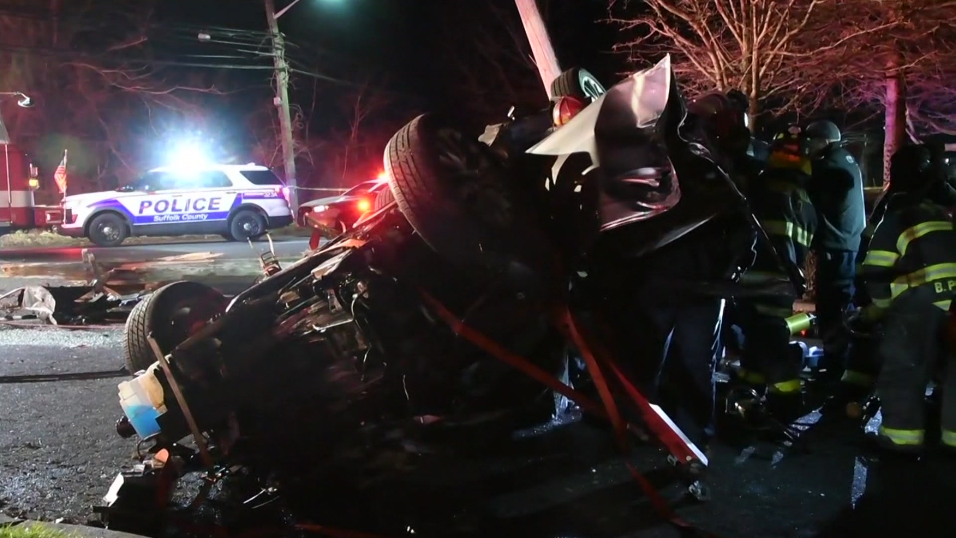 News 12 | Bronx | Police 17 Year Old Killed In Bay Shore Crash