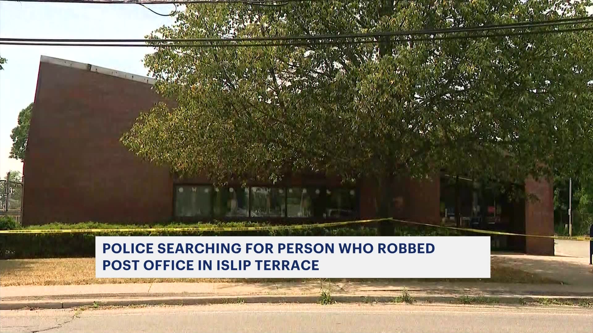 Police search for man who robbed Islip Terrace post office