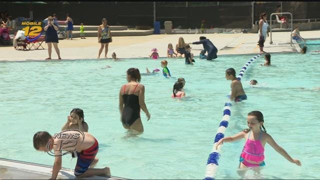 Kids celebrate reopening of Sprain Ridge Activity Pool